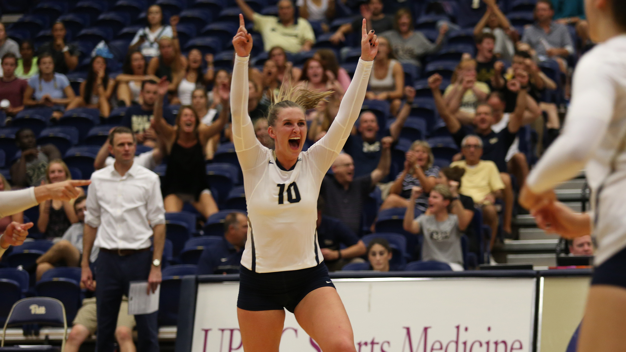 Mariah Bell - Women's Volleyball - Pitt Panthers #H2P