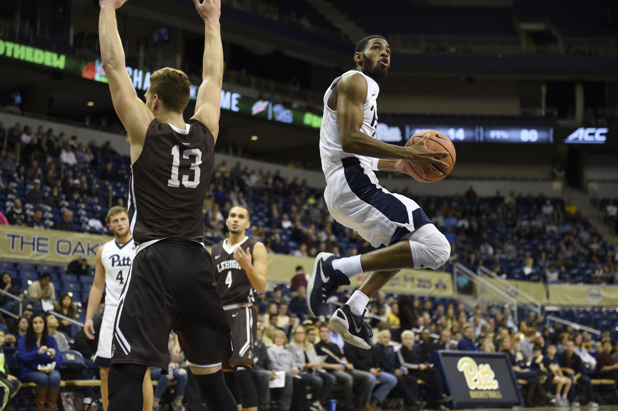 Jonathan Milligan - Men's Basketball - Pitt Panthers #H2P