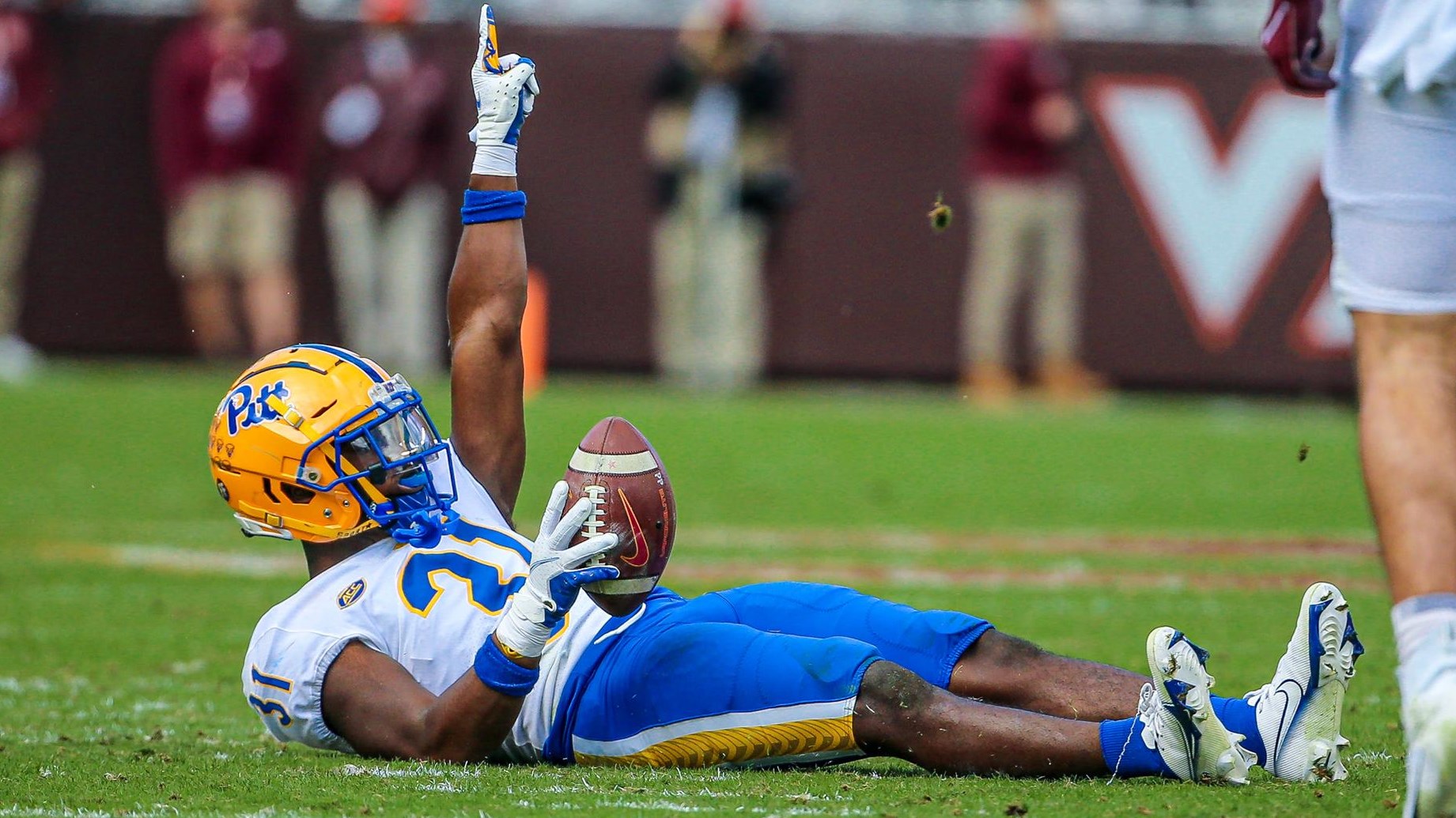 Erick Hallett II - Football - Pitt Panthers #H2P