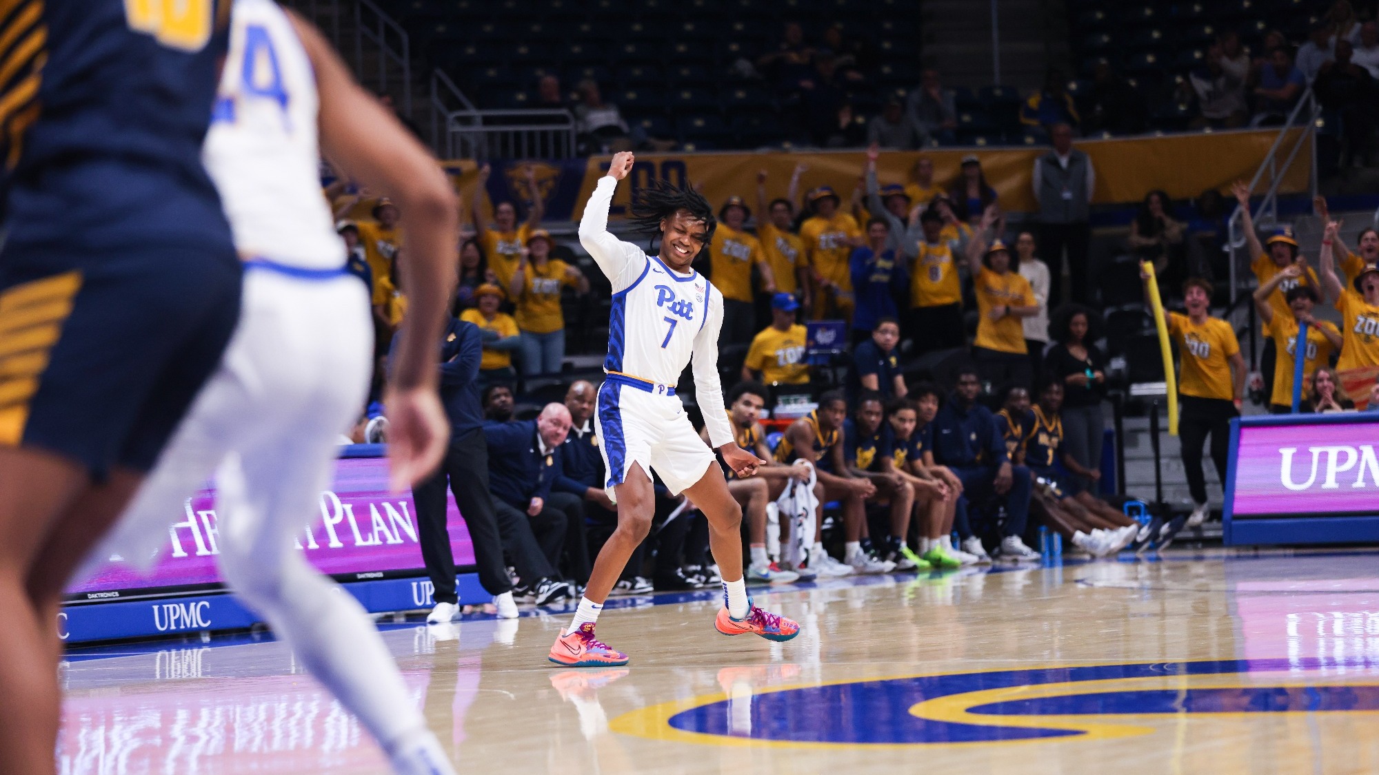Carlton Carrington - Men's Basketball - Pitt Panthers #H2P