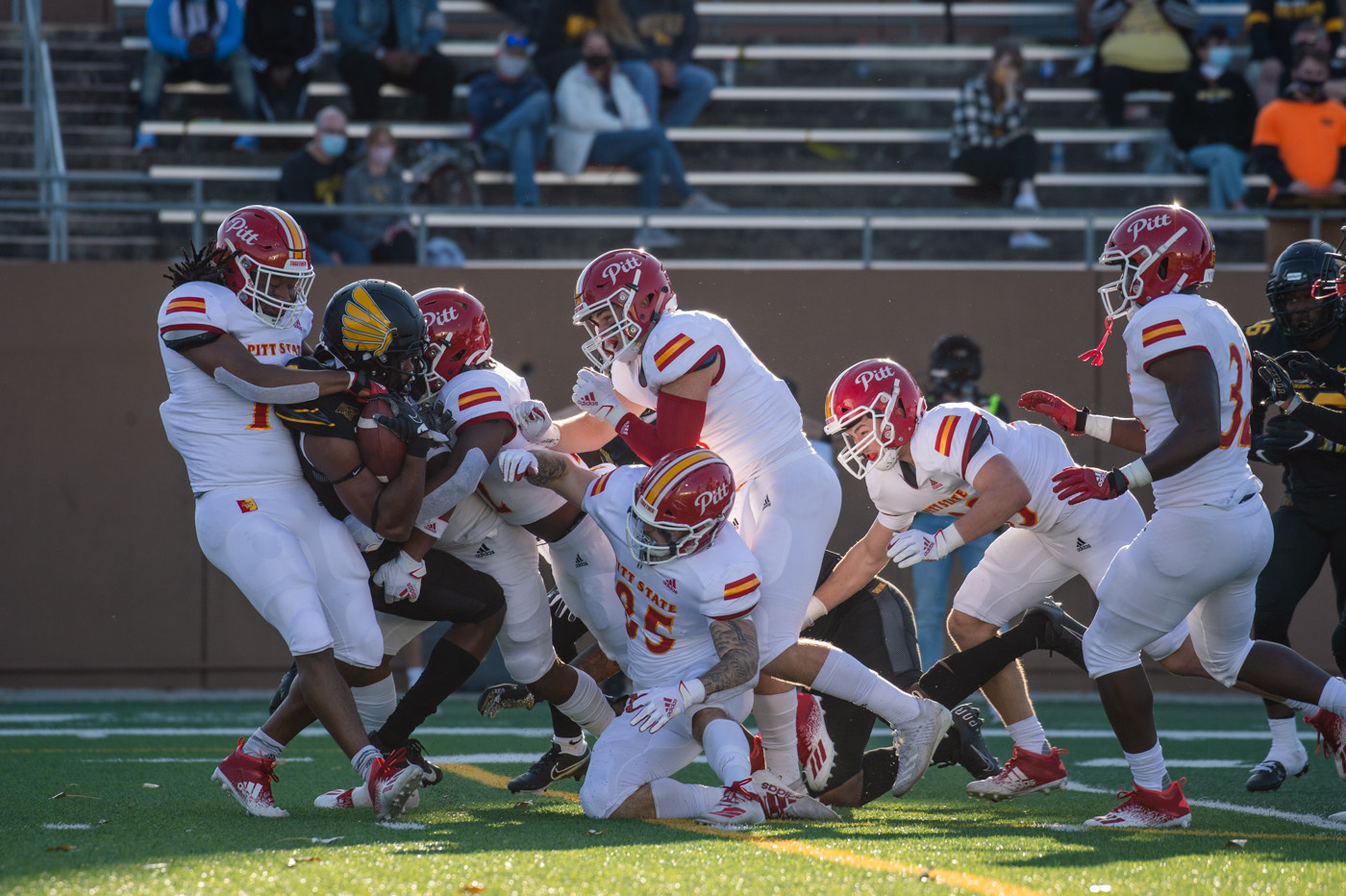 Gorillas Score 20-7 Road Win over Griffons - Pittsburg State University ...