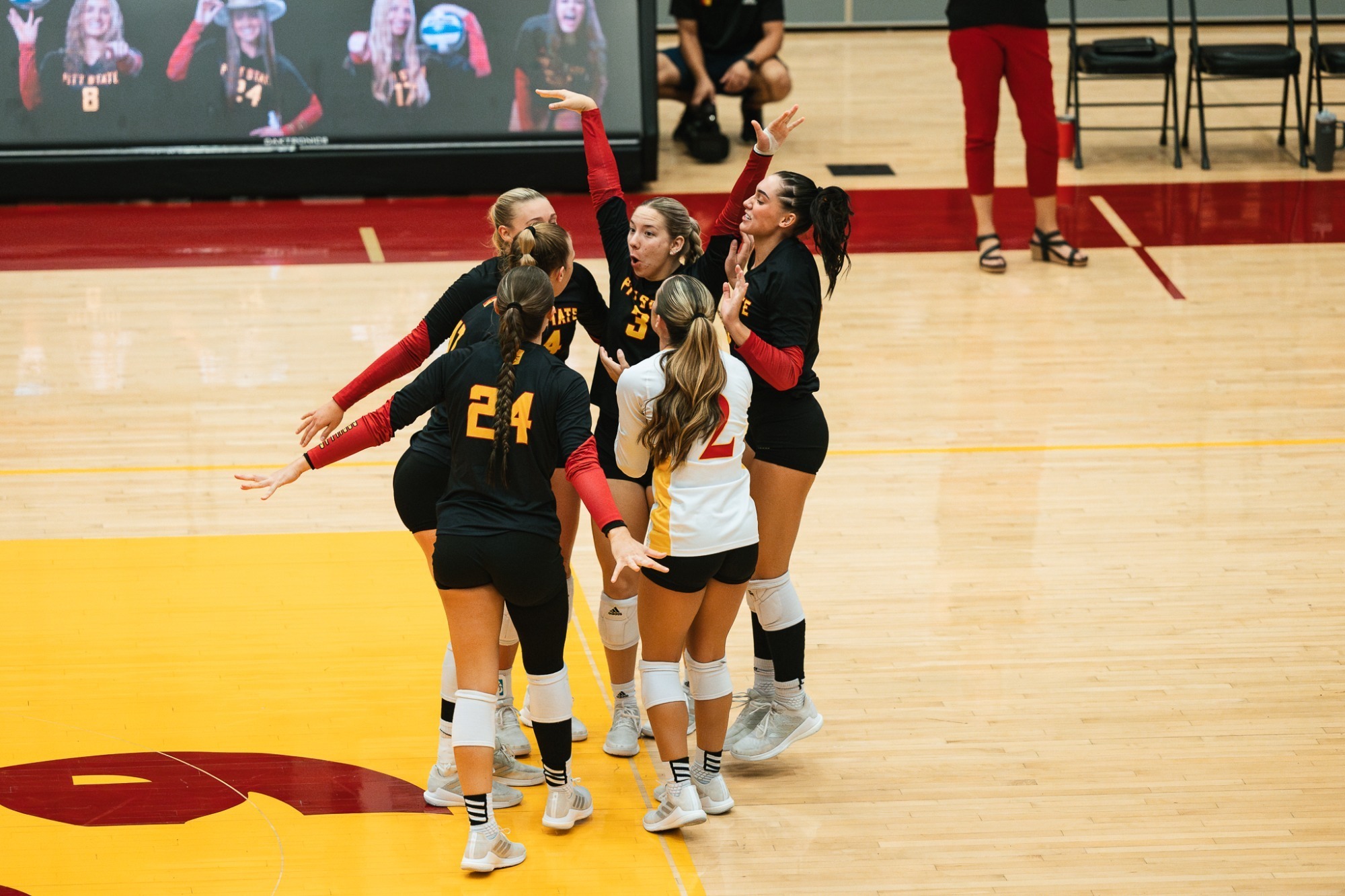 Gorillas Complete Season Sweep of Jets - Pittsburg State University ...