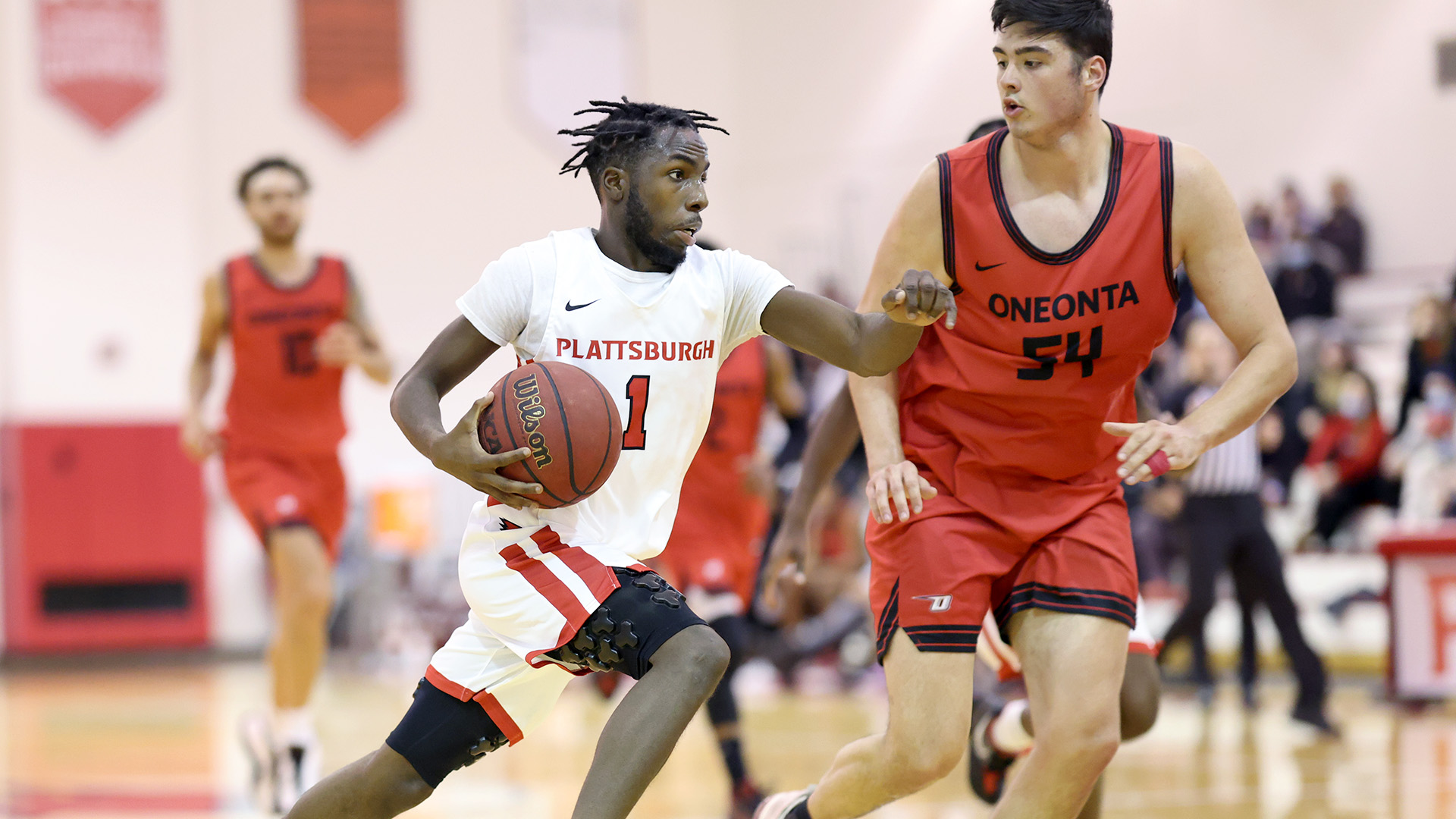 Tabb Scores Career-High 25 Points in Men's Basketball's 88-82 Loss to ...