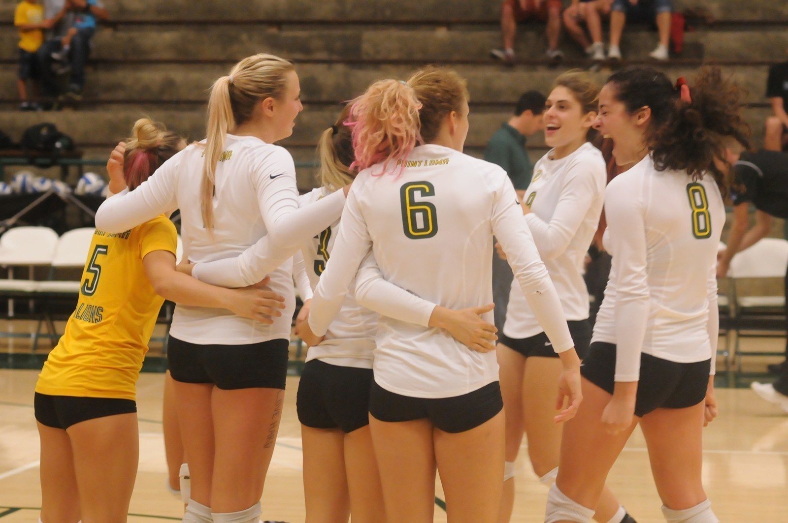 Stephanie Aviles - Women's Volleyball - PLNU Athletics