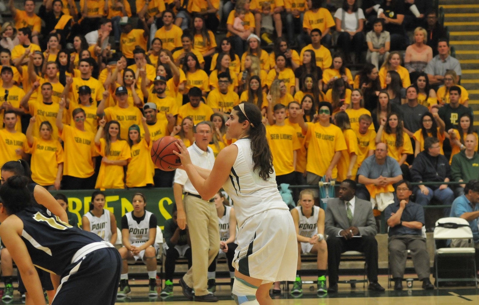 Riley Abraham - Women's Basketball - PLNU Athletics