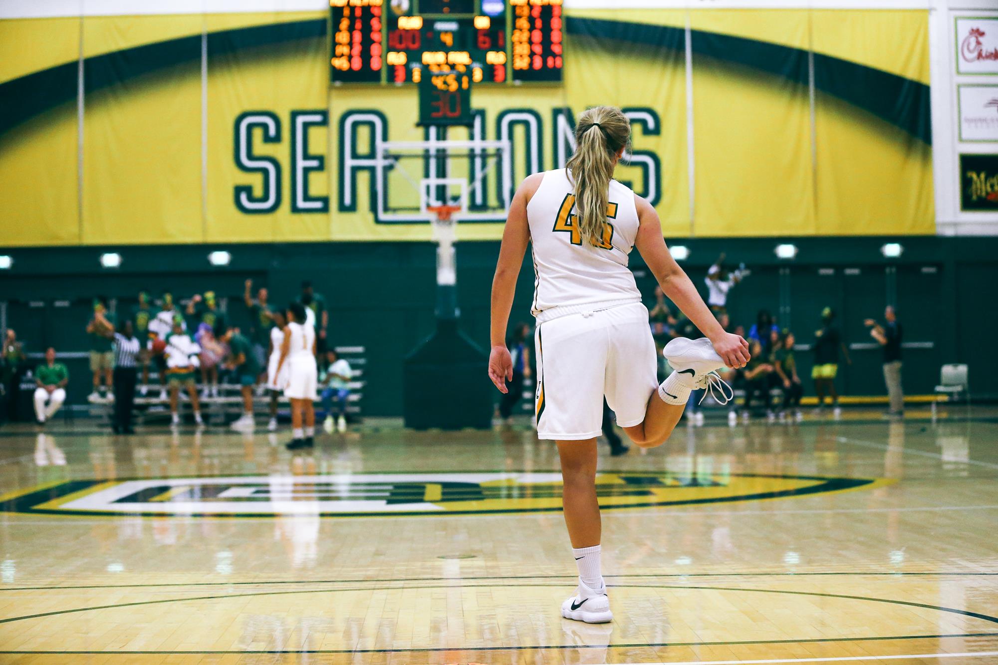 Carly Raley - Women's Basketball - PLNU Athletics