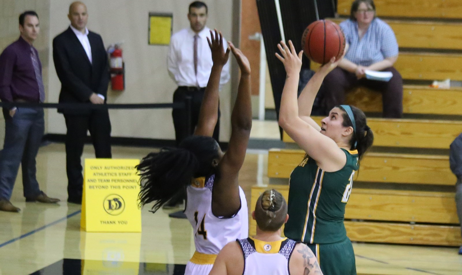 Riley Abraham - Women's Basketball - PLNU Athletics