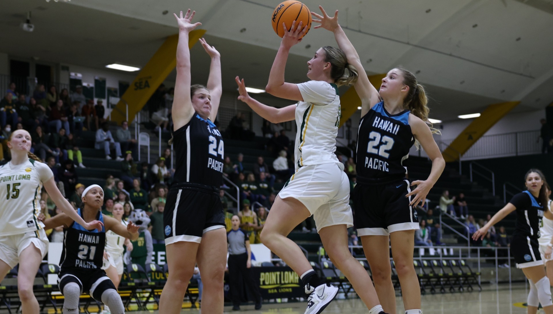 HPU SPOILS PLNU'S HOMECOMING - PLNU Athletics