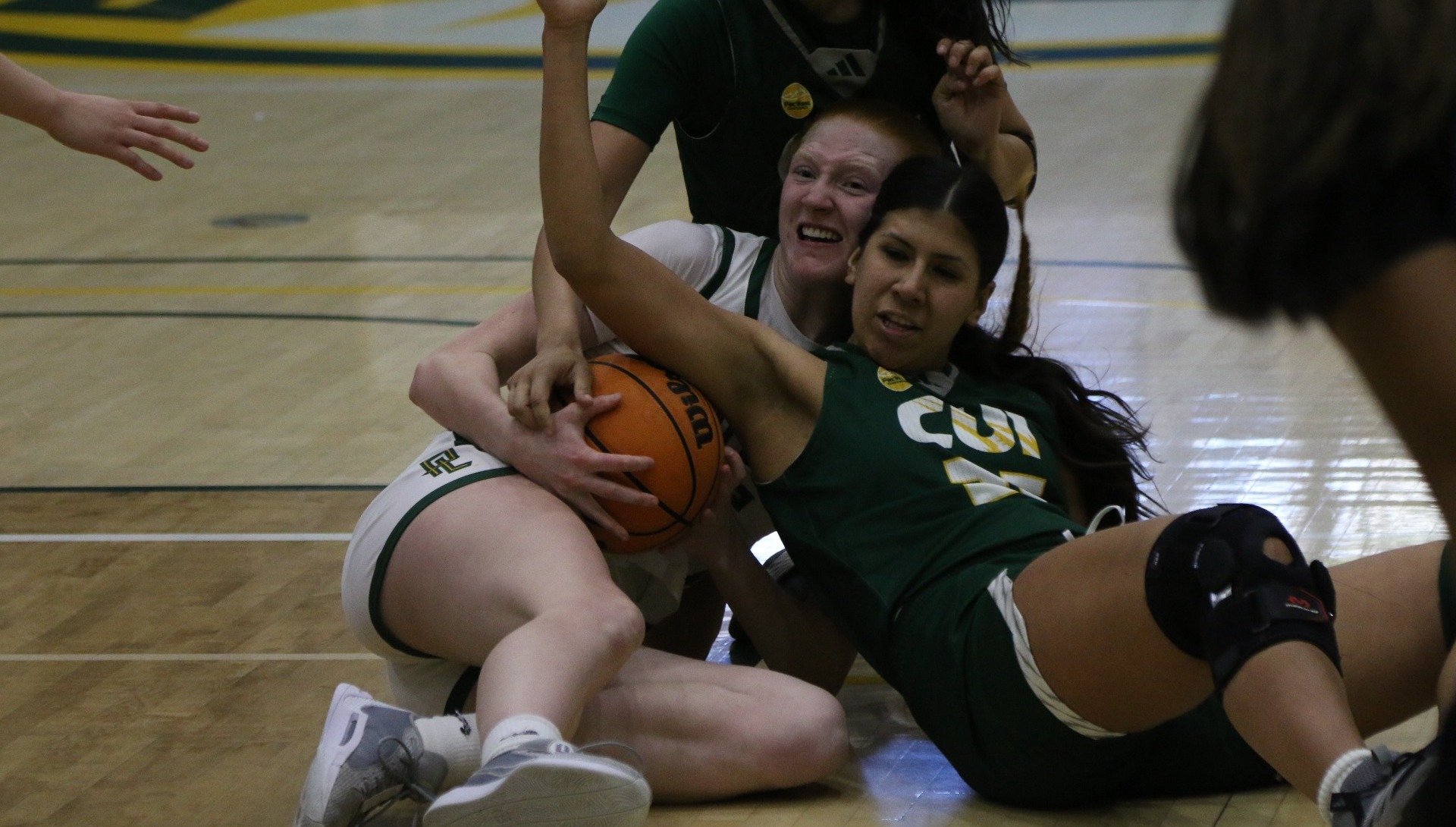 SEA LIONS MOVE INTO THIRD PLACE WITH ROAD WIN - PLNU Athletics