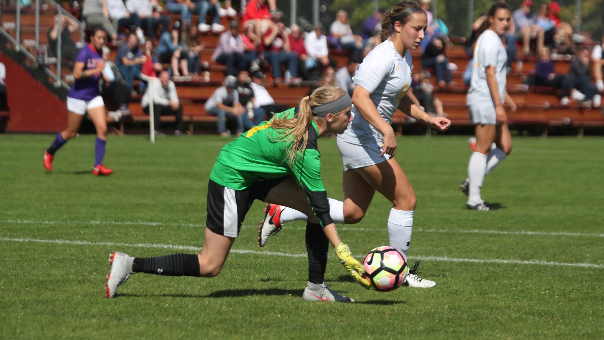 Bianca Lindberg - Women's Soccer - Pacific Lutheran University Athletics