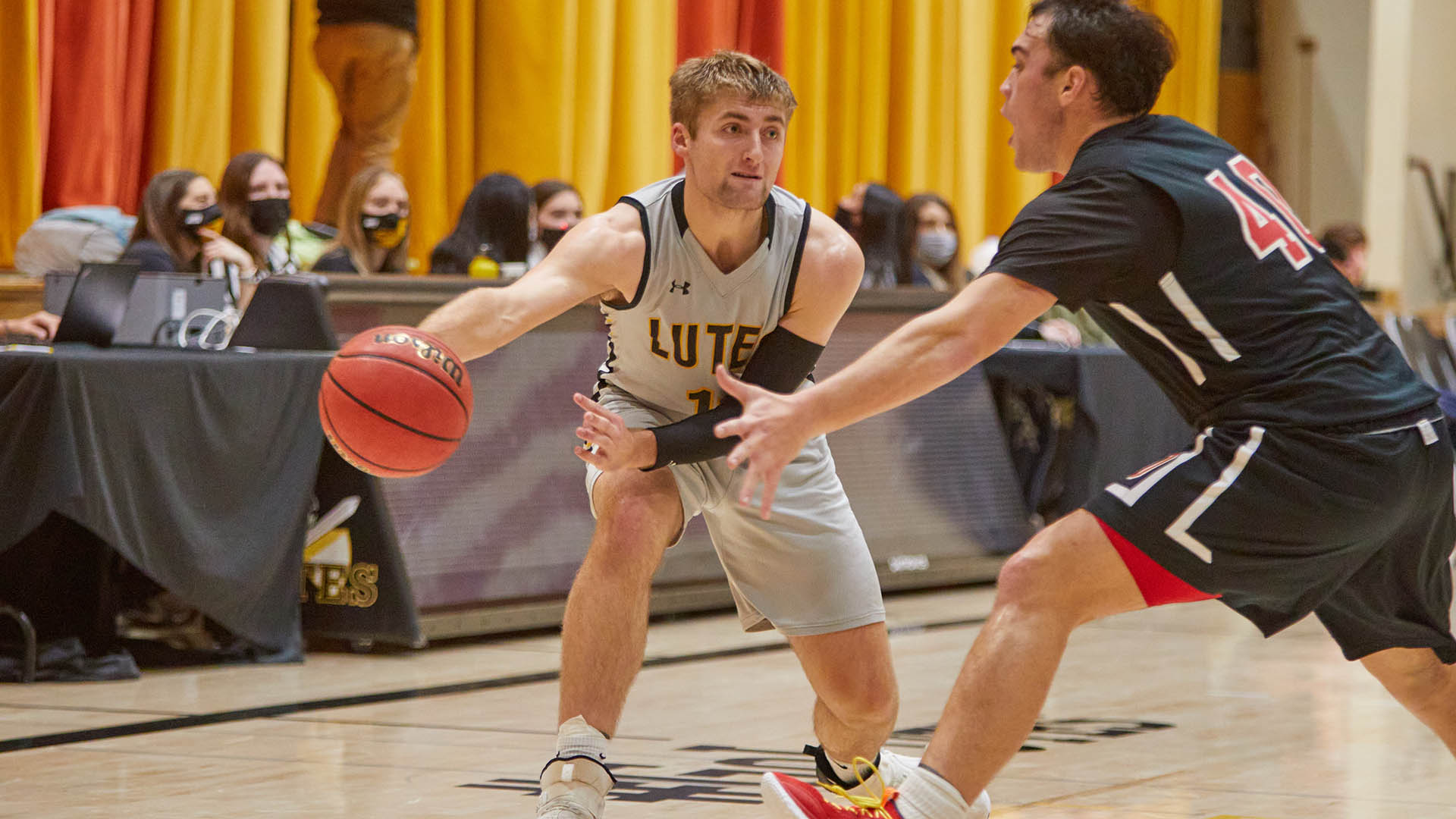 Lutes Win Fourth Straight - Pacific Lutheran University Athletics