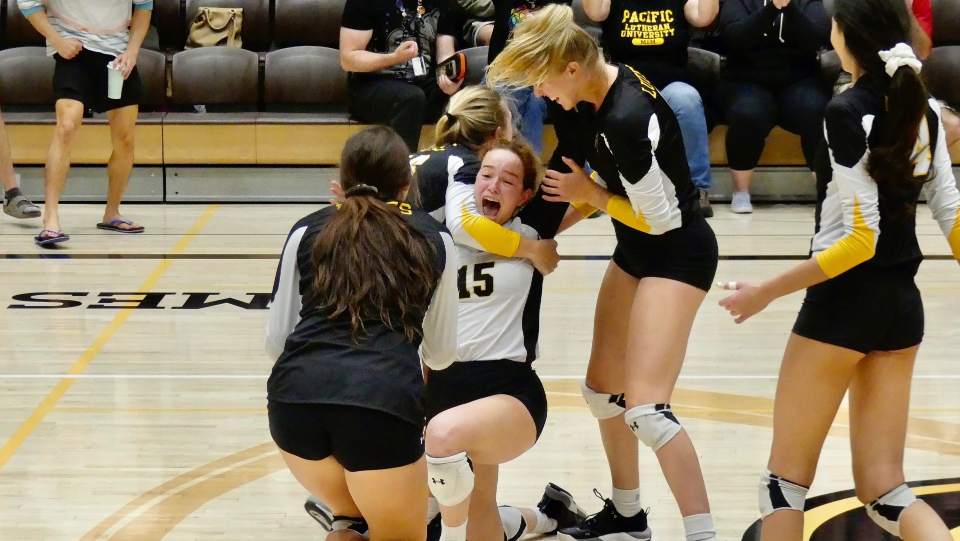 Baylee Johnson - Women's Volleyball - Pacific Lutheran University Athletics