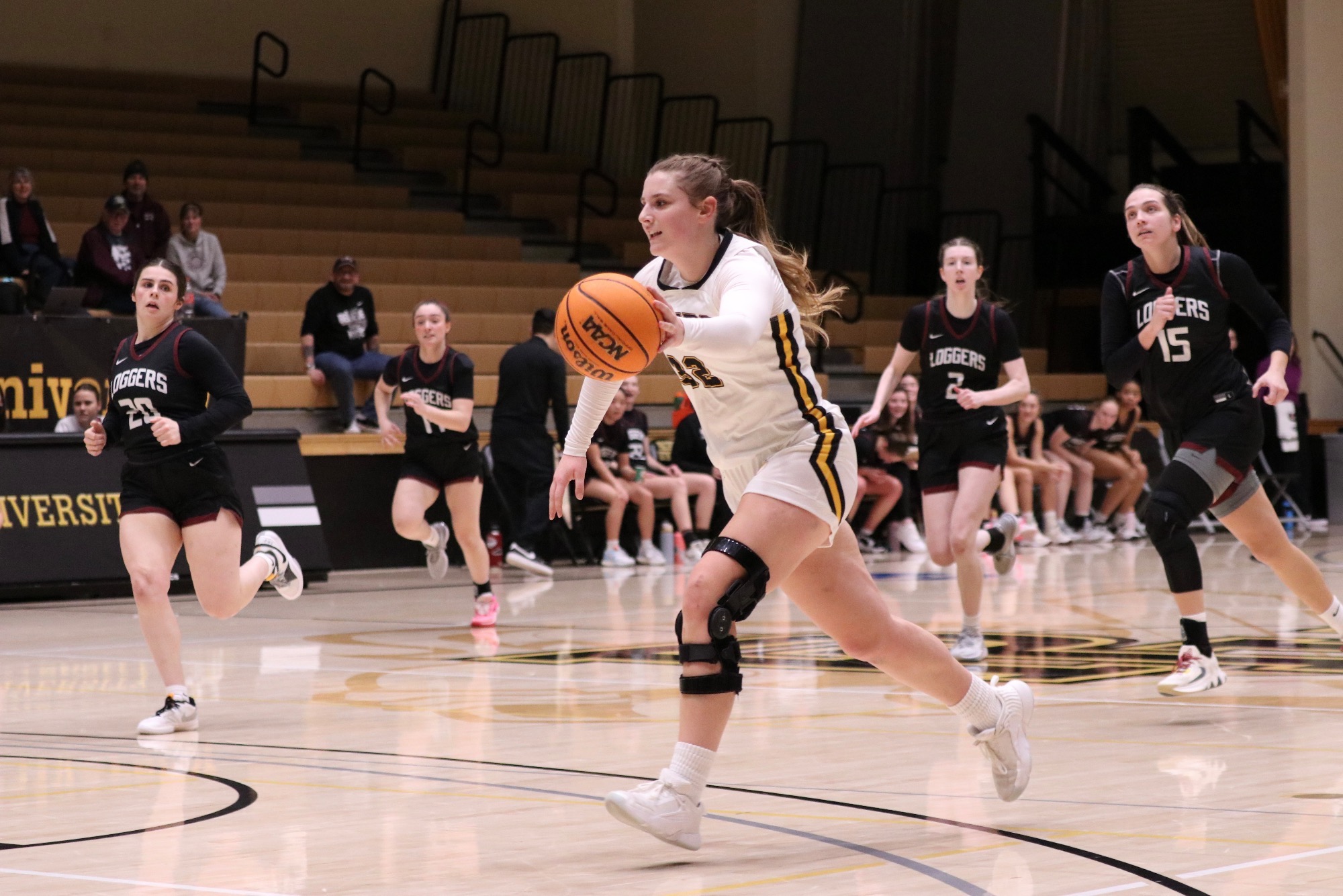 Ava Edmonds - Women's Basketball - Pacific Lutheran University Athletics