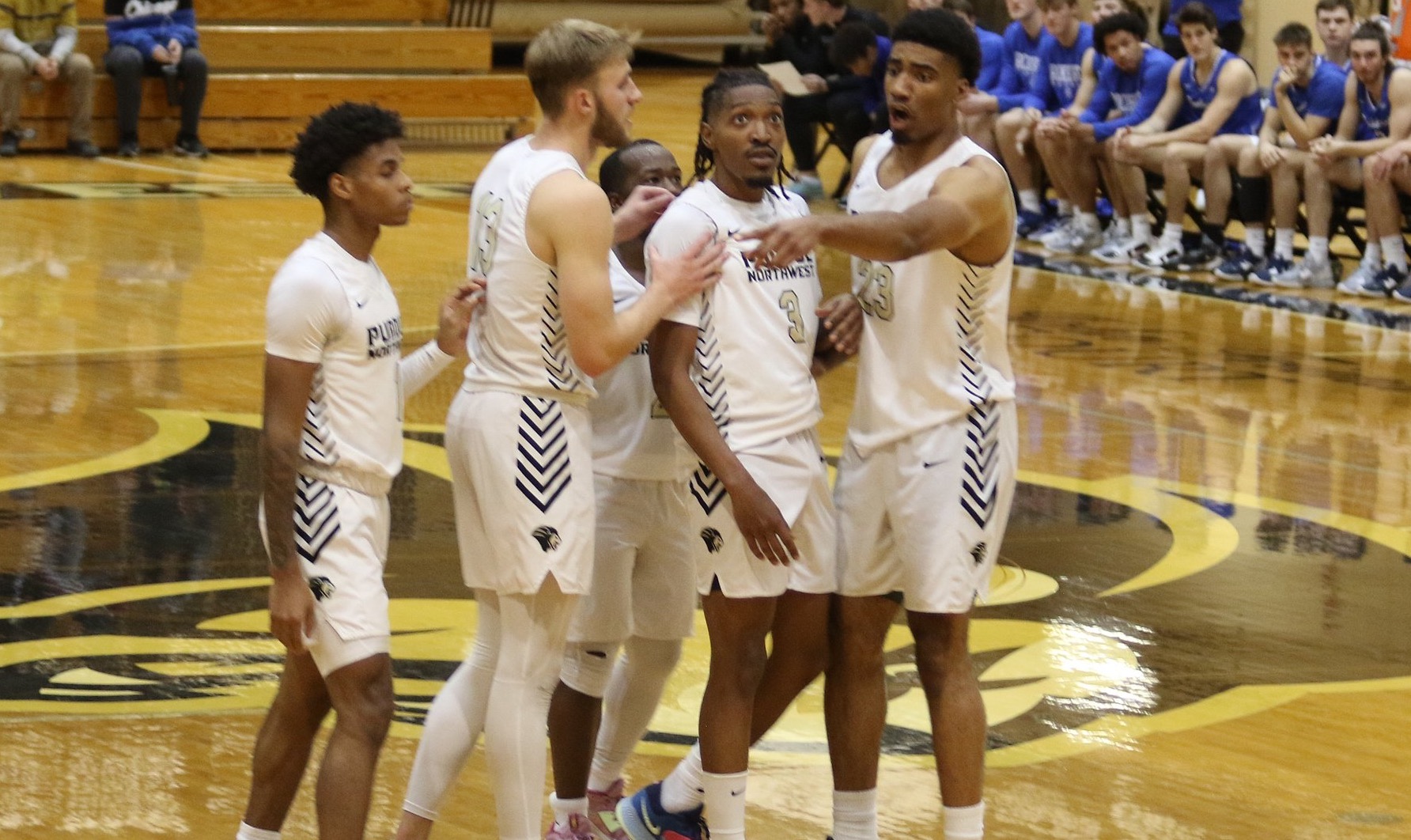 Men's Basketball gets back in win column with dominating performance vs ...