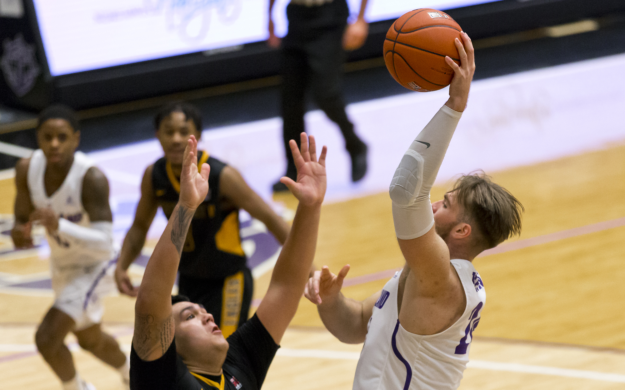 Michael Henn - Men's Basketball - University of Portland Athletics