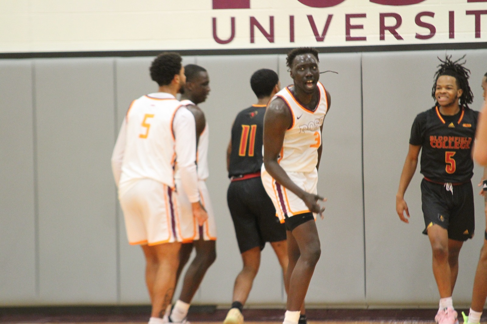 Men's Basketball Gets Back in Win Column in a Tale of Two Halves ...