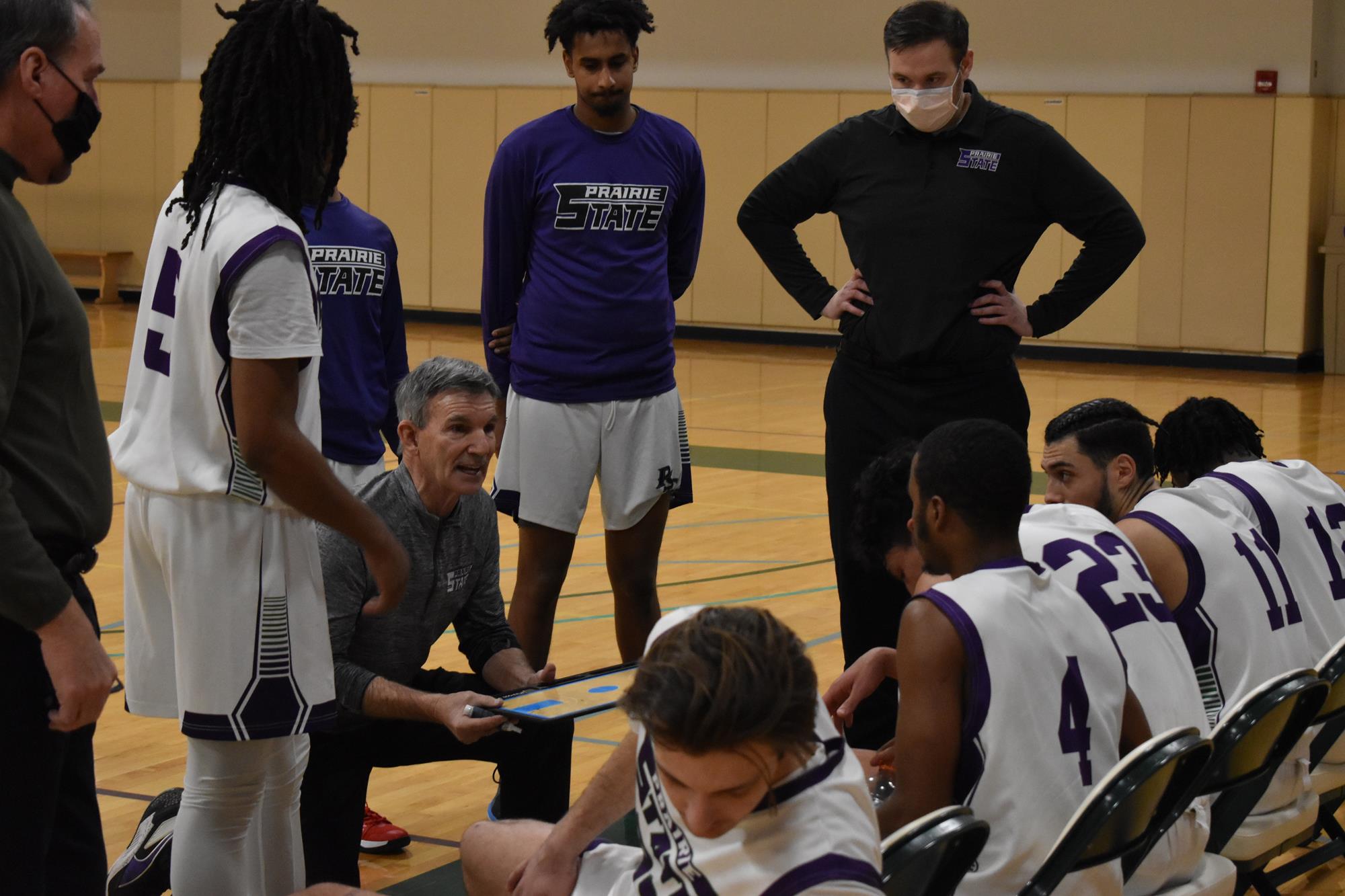 Pioneers Remain in Hunt for Skyway Crown - Prairie State College