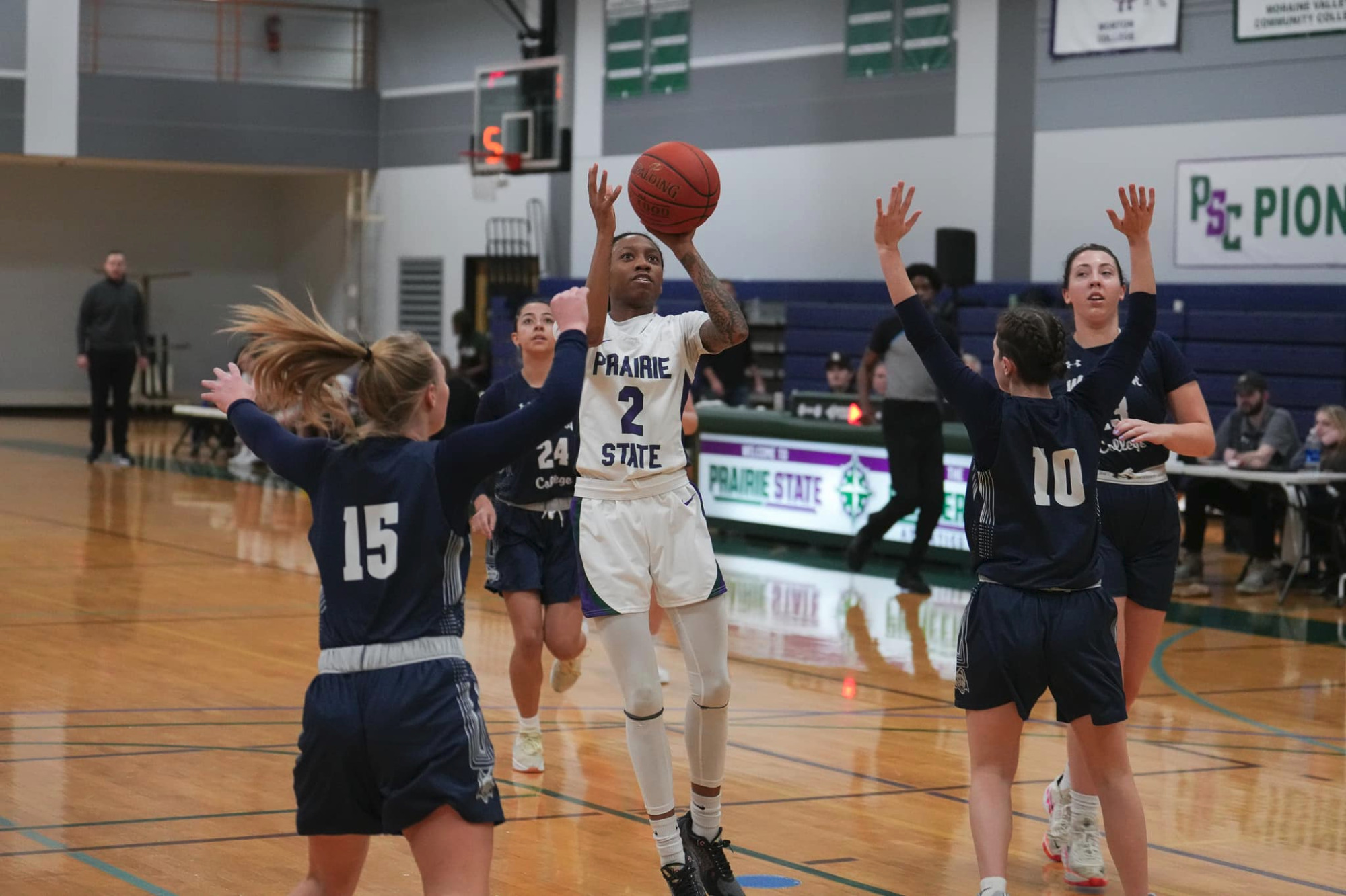 Pioneers Fall to Lincoln Land at Home - Prairie State College