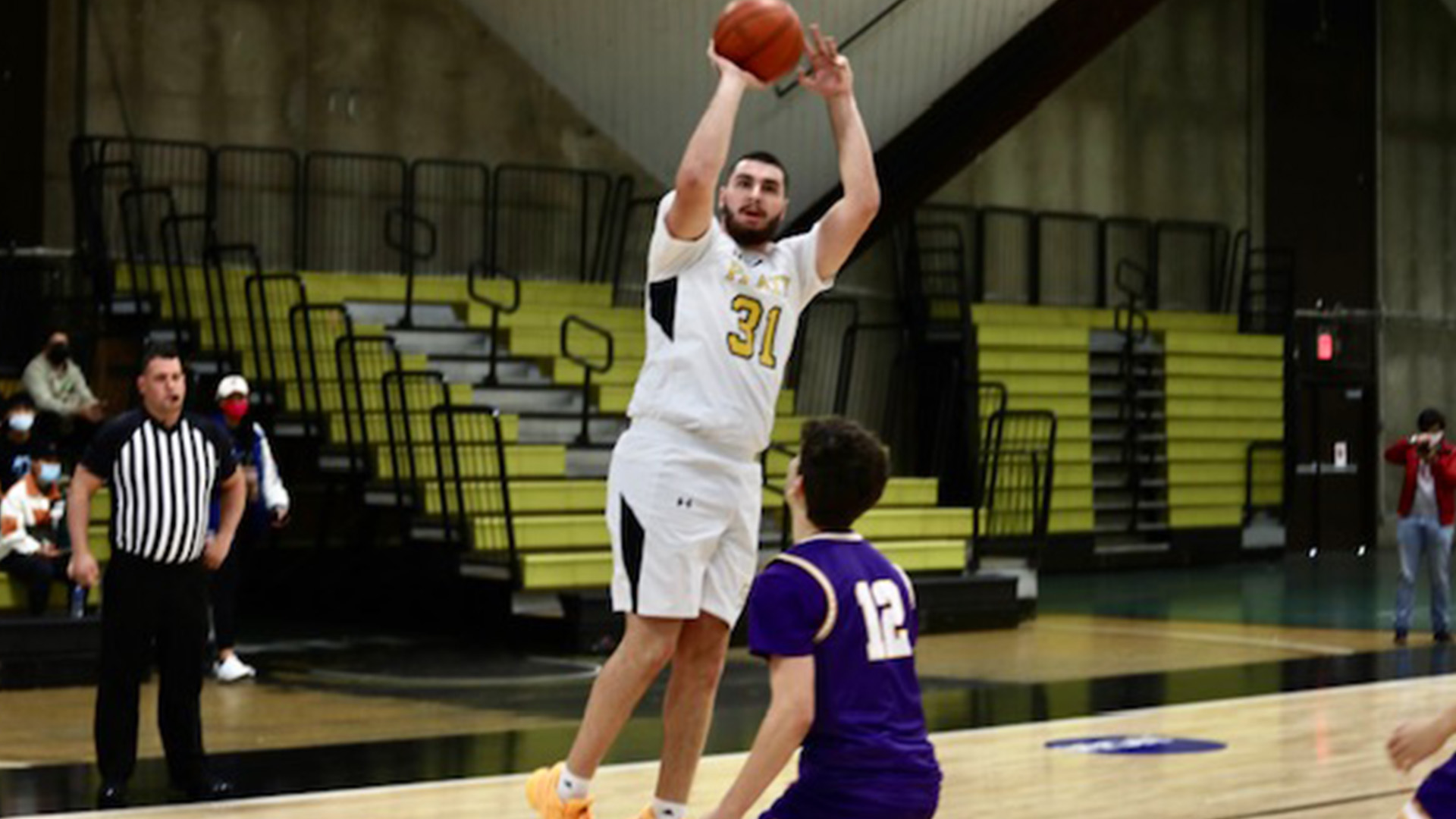 Men's Basketball Outlasted by John Jay - Pratt Institute