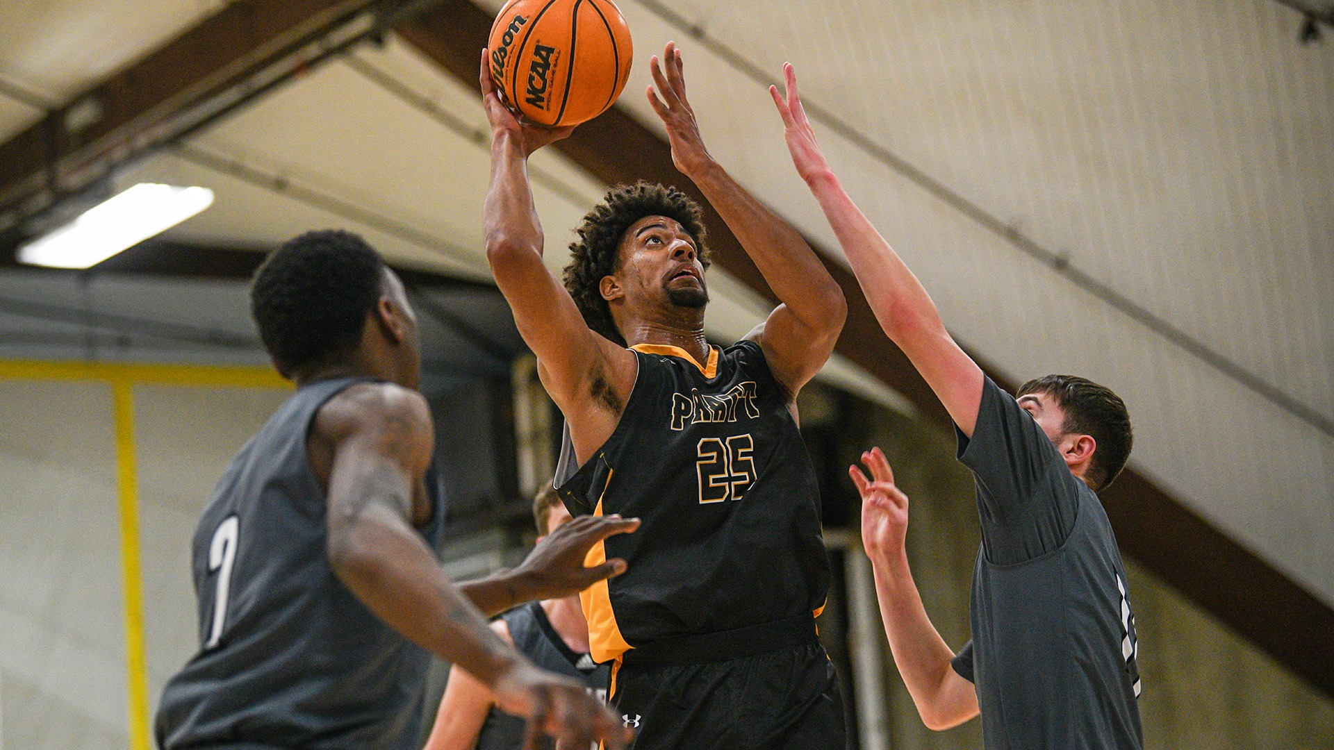 Brooklyn Takes Borough Battle from Men’s Basketball - Pratt Institute