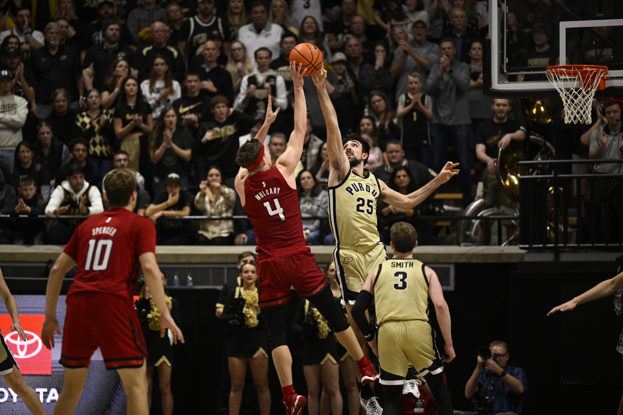 #1 Purdue Suffers First Loss of Season - Purdue Boilermakers