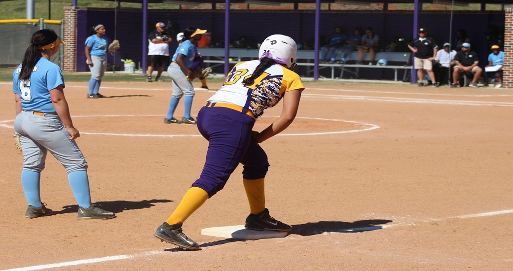 Softball Sweeps Weekend Series Over SU; Delgadillo Throws First ...