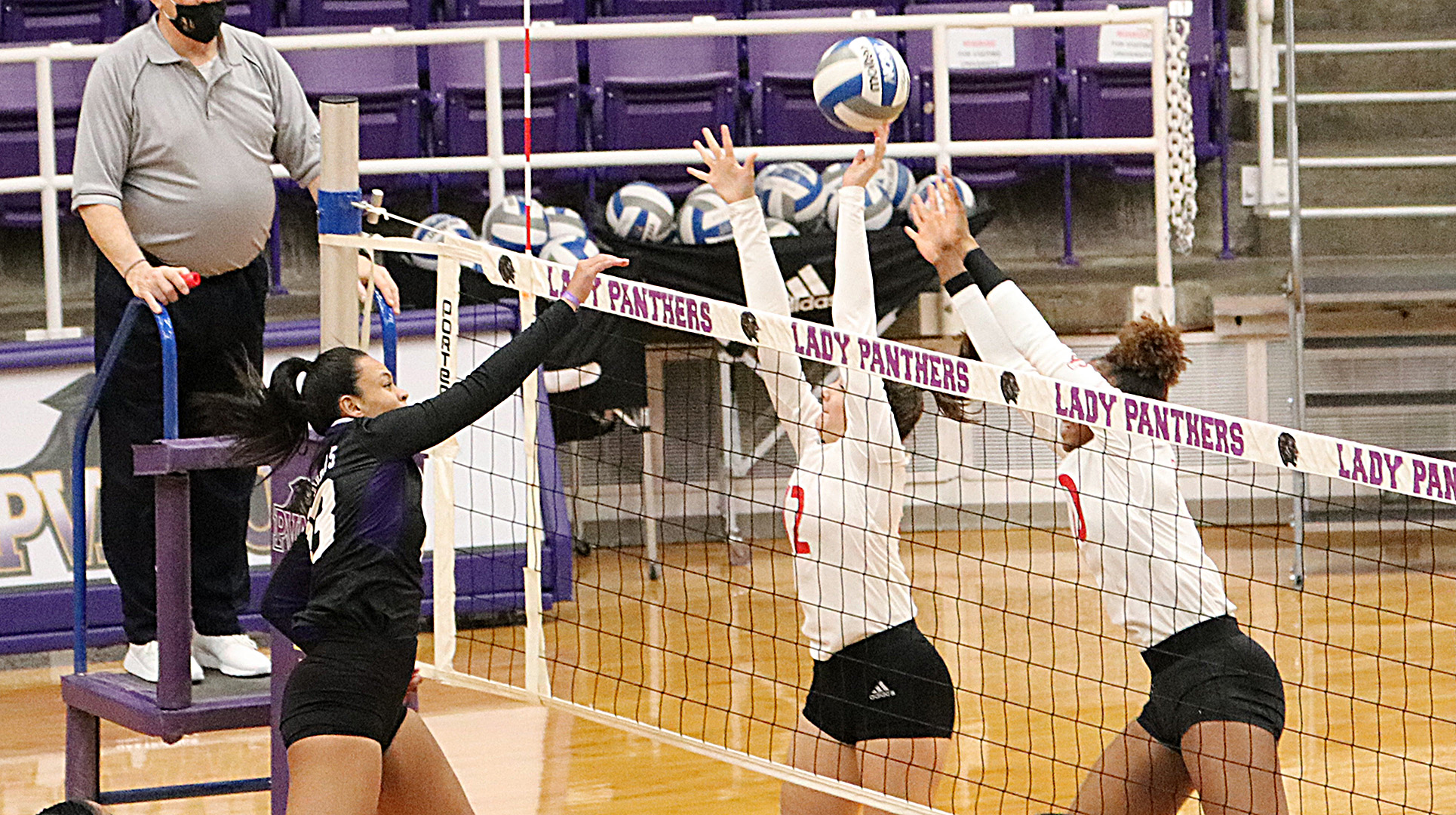 Volleyball powers past Lady Braves - Prairie View A&M University Athletics