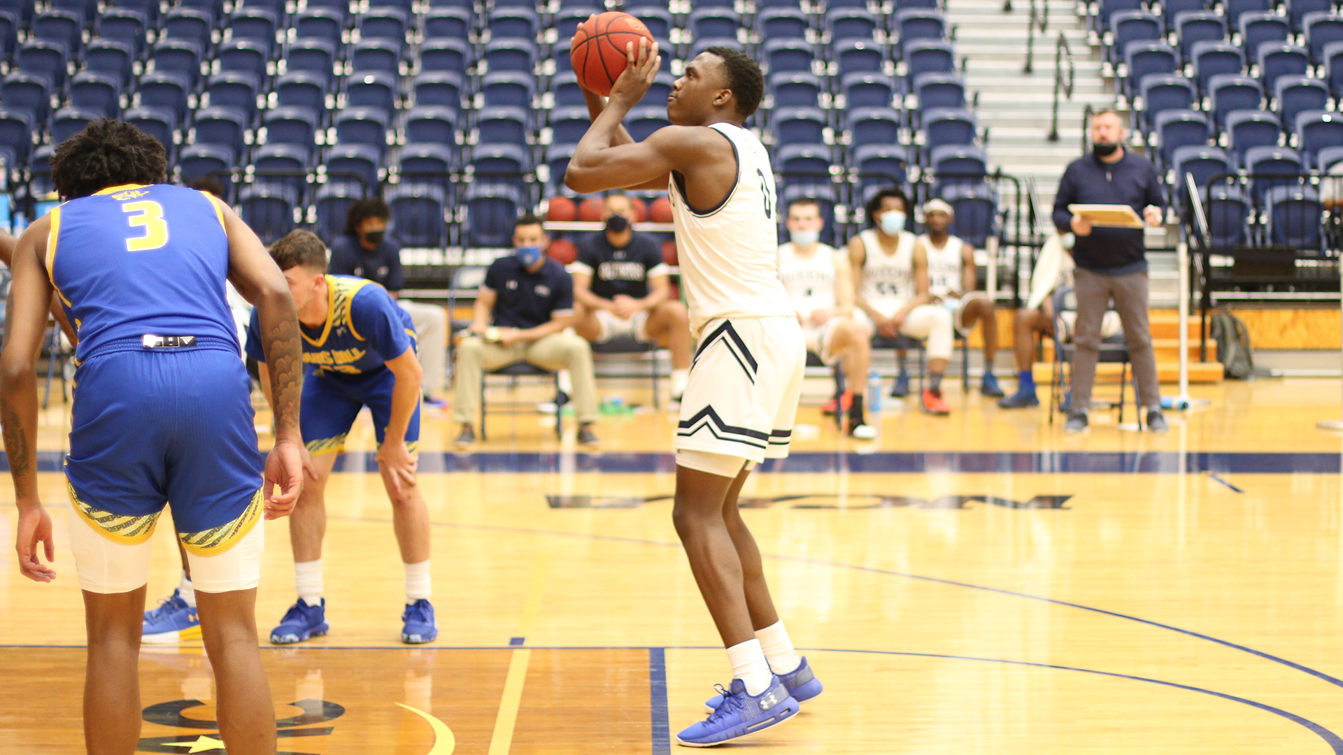 Jay'Den Turner - 2022-2023 - Men's Basketball - Queens University of ...