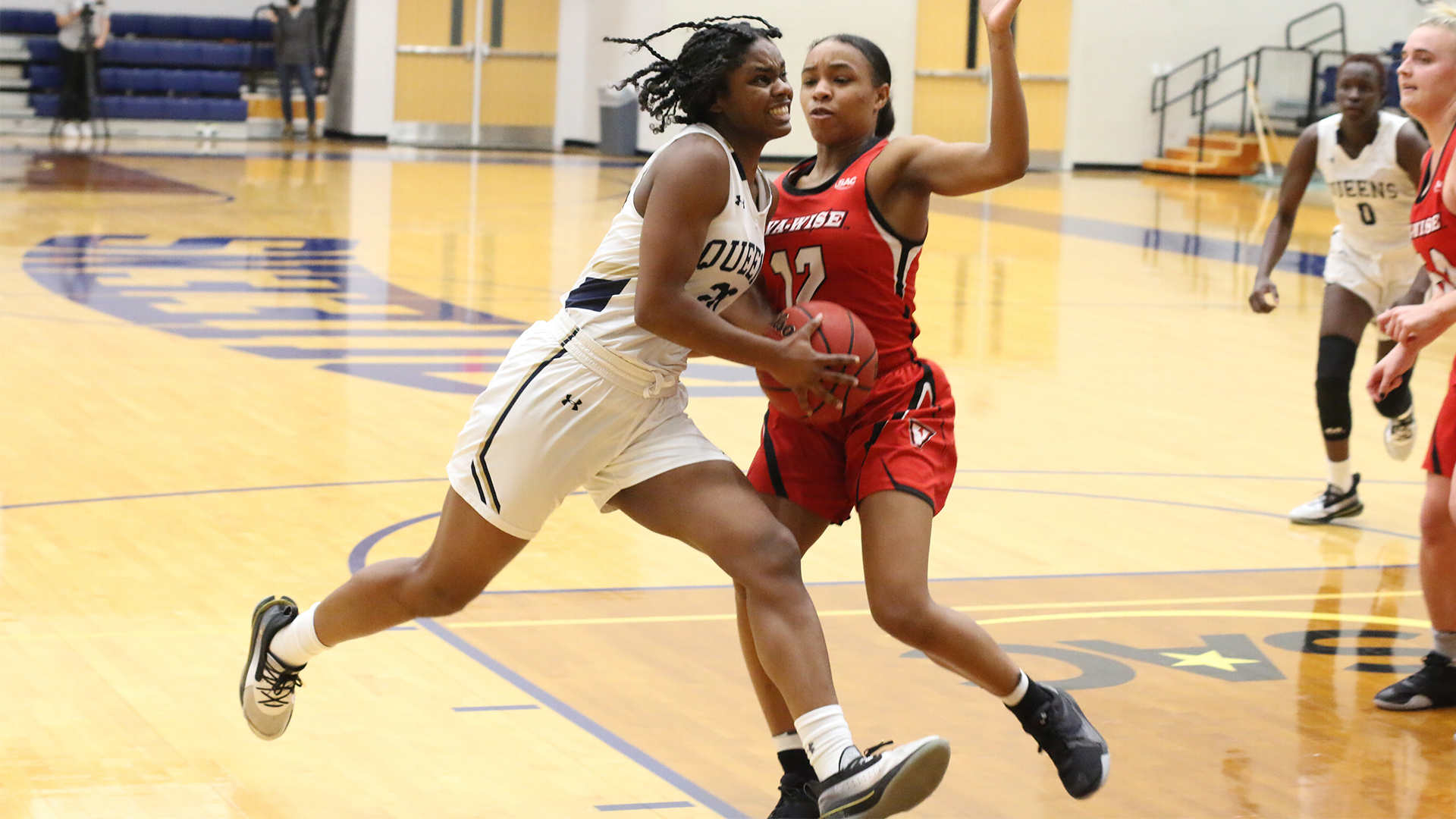 Amari Davis - 2023-2024 - Women's Basketball - Queens University of ...