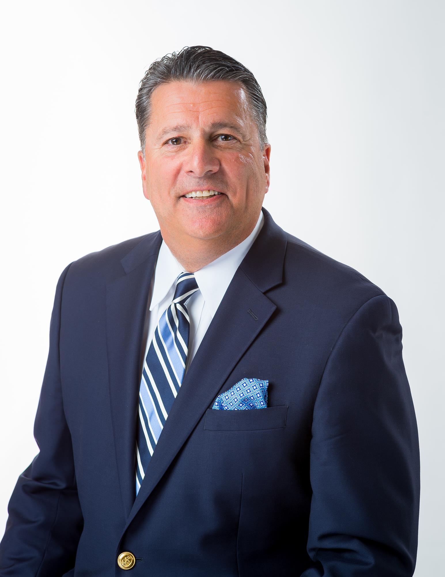 Tom Pecora - Men's Basketball Coach - Quinnipiac University Athletics