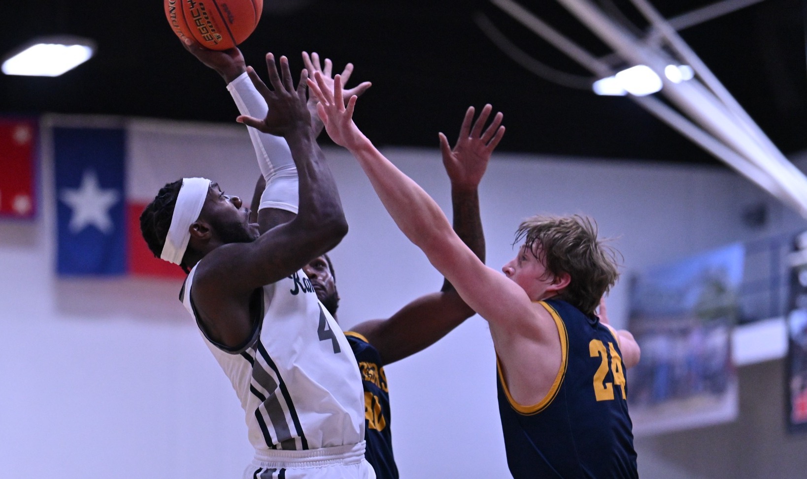 Vining's 45 points difference against Wayland Baptist - Texas Wesleyan ...