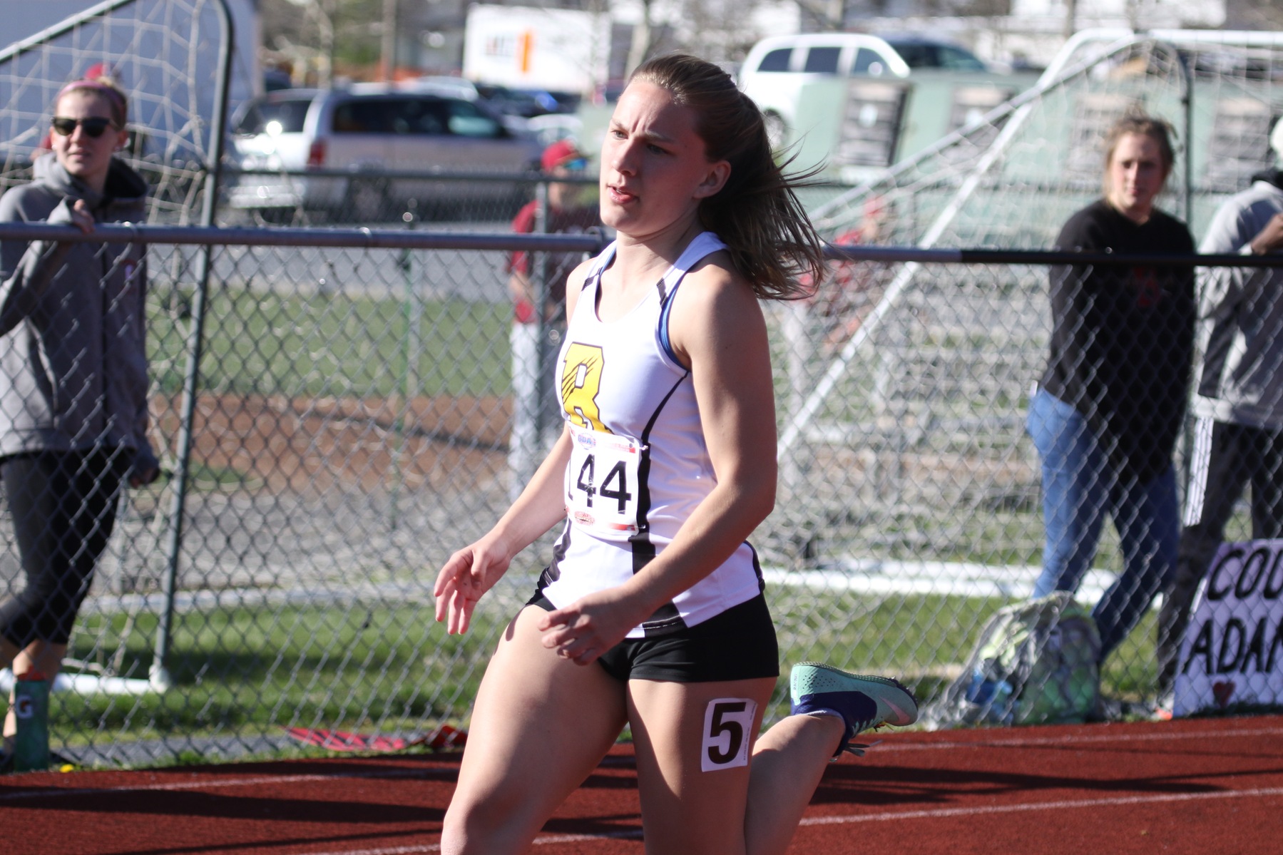 Women's Track & Field Sets Relay Record at Phoenix Invitational ...