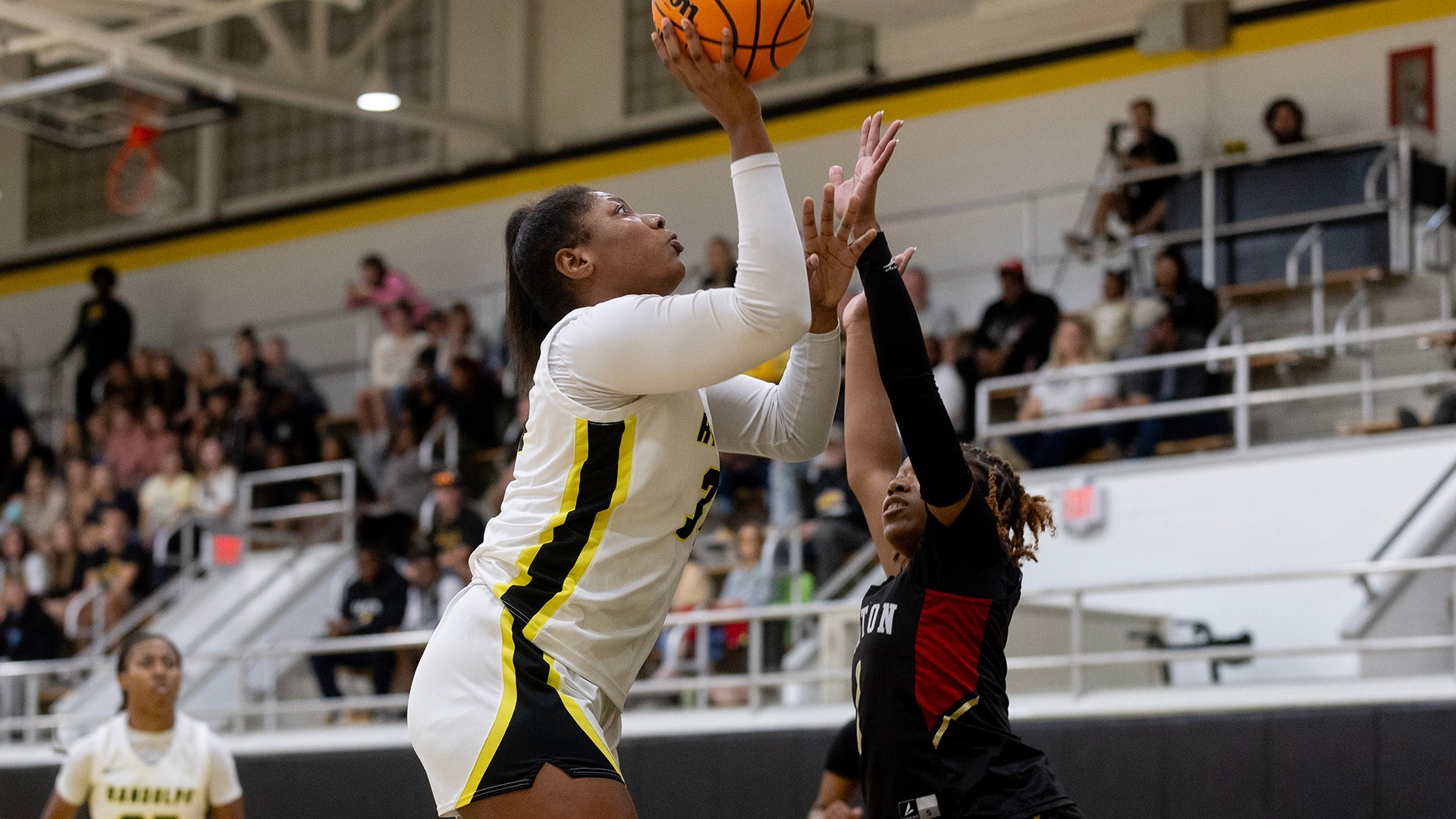 Women’s Hoops Outlasts Hollins in OT 63-55 - Randolph College