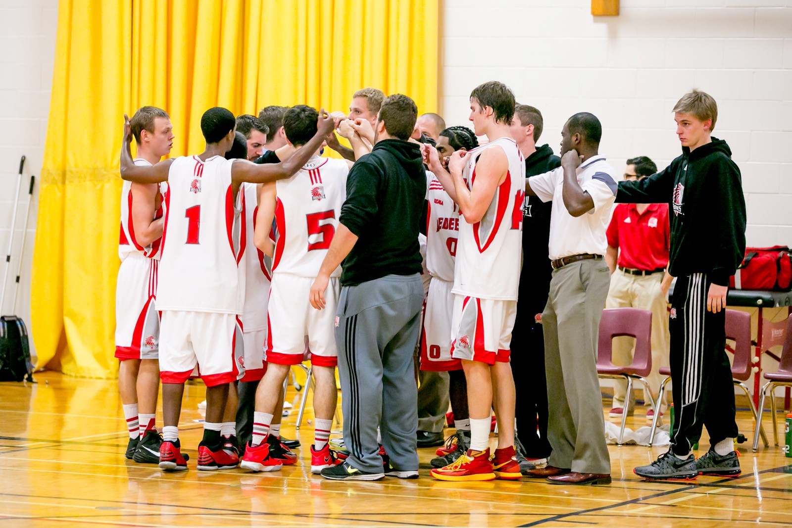 Taylor de Schiffert - Men's Basketball - Redeemer University Athletics
