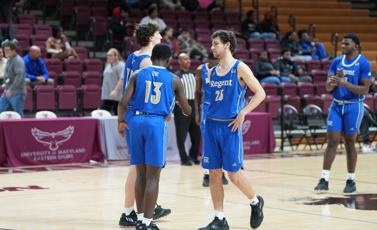 Men's Basketball Takes on USMES in Exhibition Match - Regent University