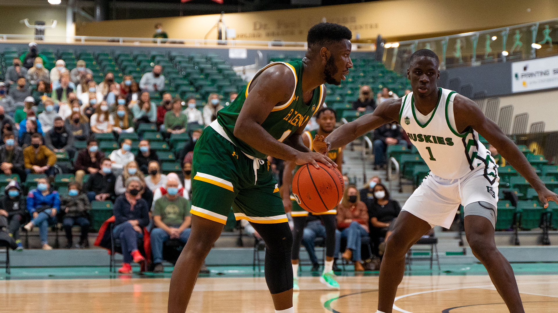 Cougars fall to Huskies in close game - University of Regina Athletics