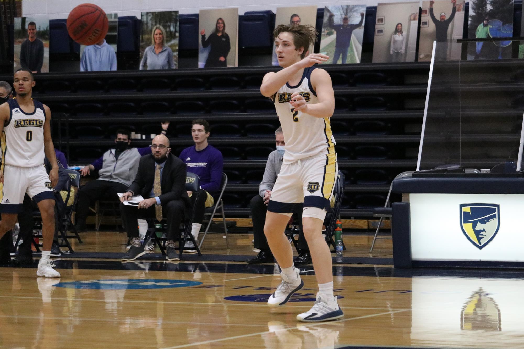 Rangers fall in second half to Griffins - Regis University Athletics