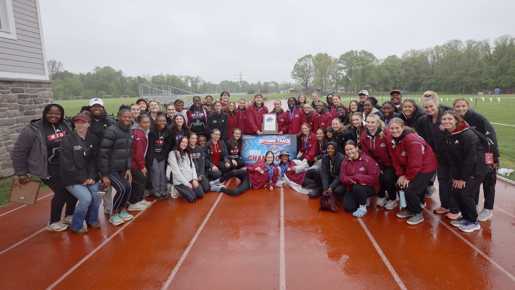 Women’s Indoor Track and Field Finishes Second After Day 1 of MAAC ...