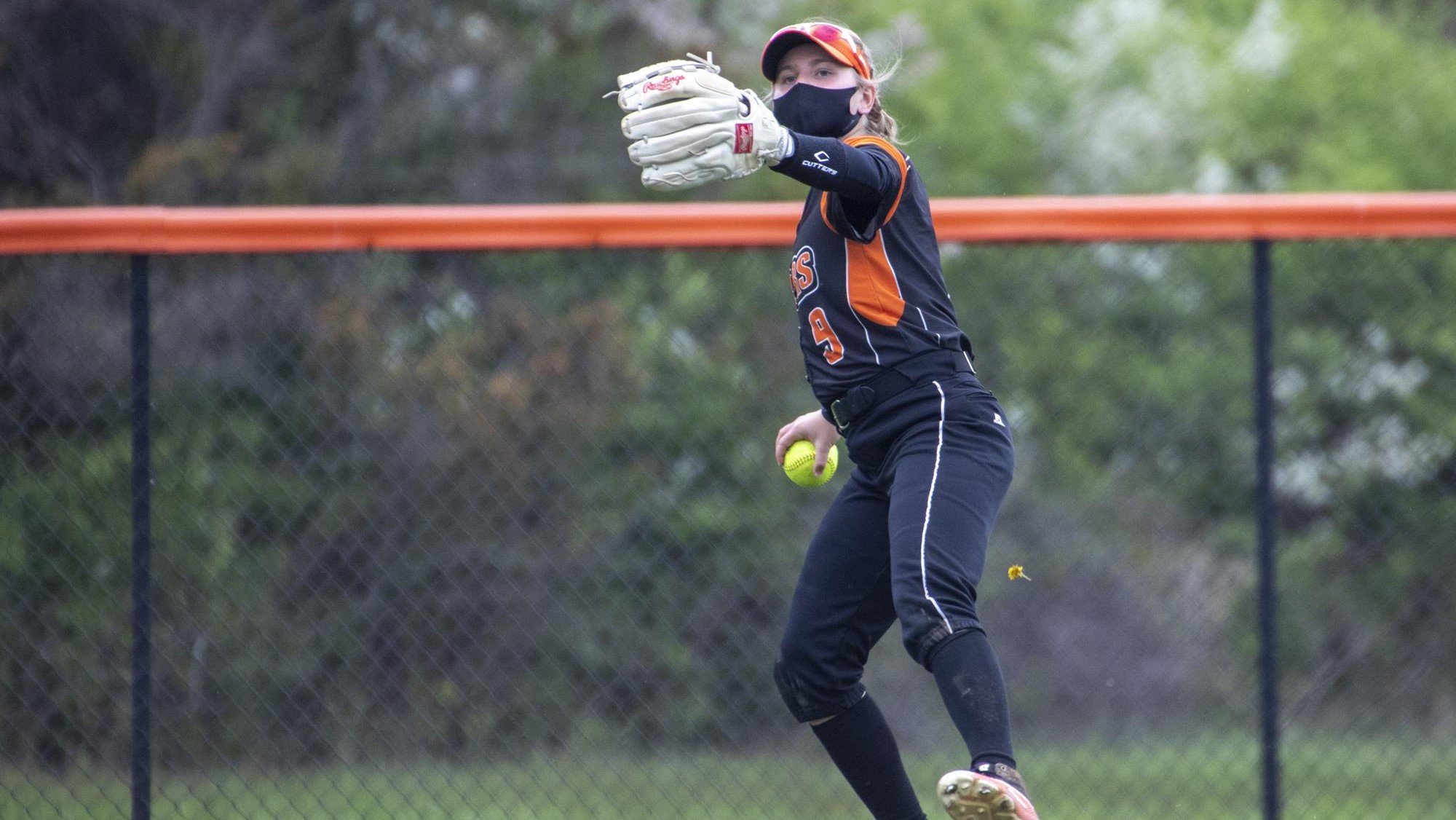 Softball defeats Immaculata, 10-9, falls to Western Conn., 6-3 ...