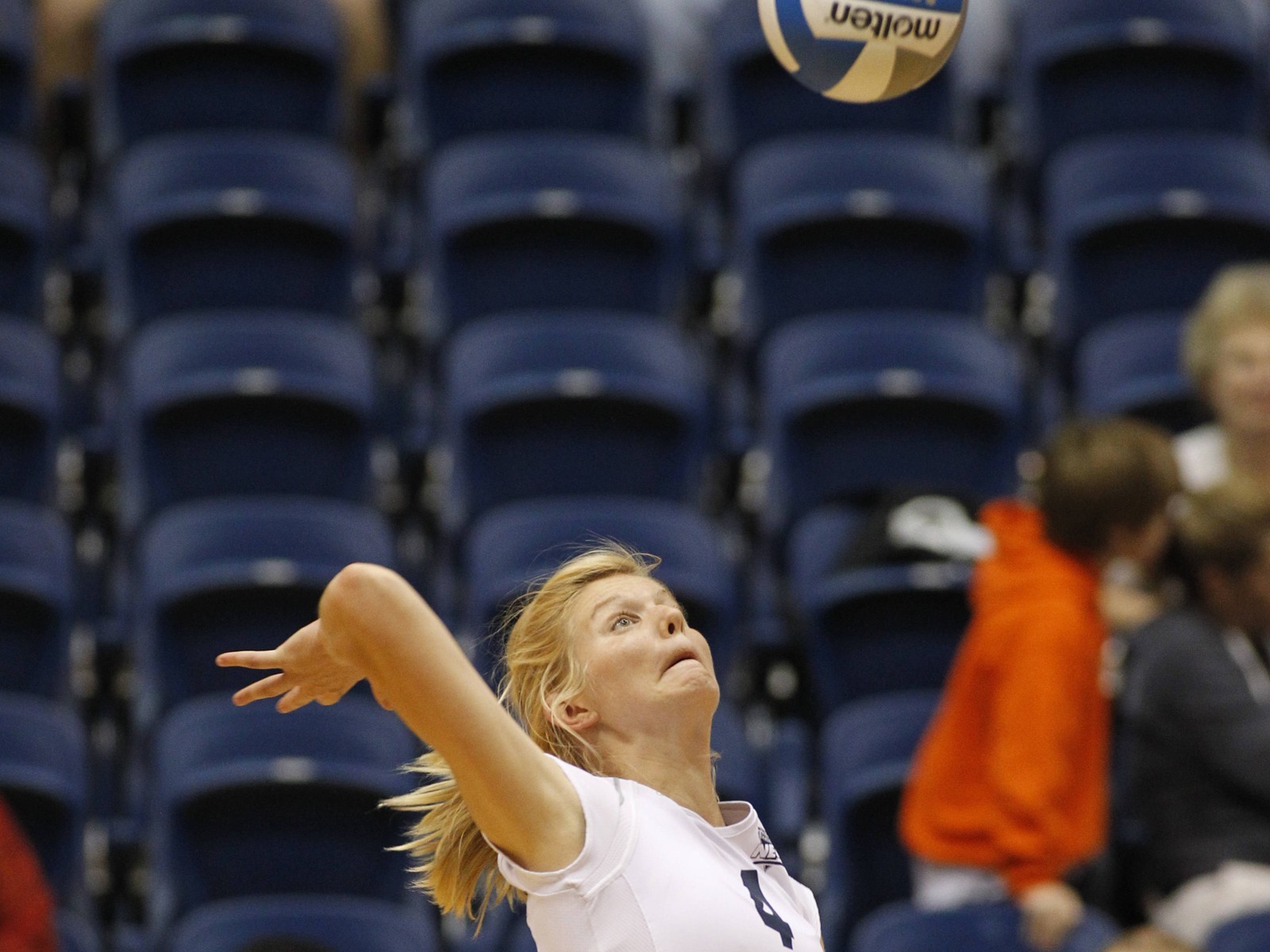 Amanda Graham - Volleyball - Robert Morris University Athletics