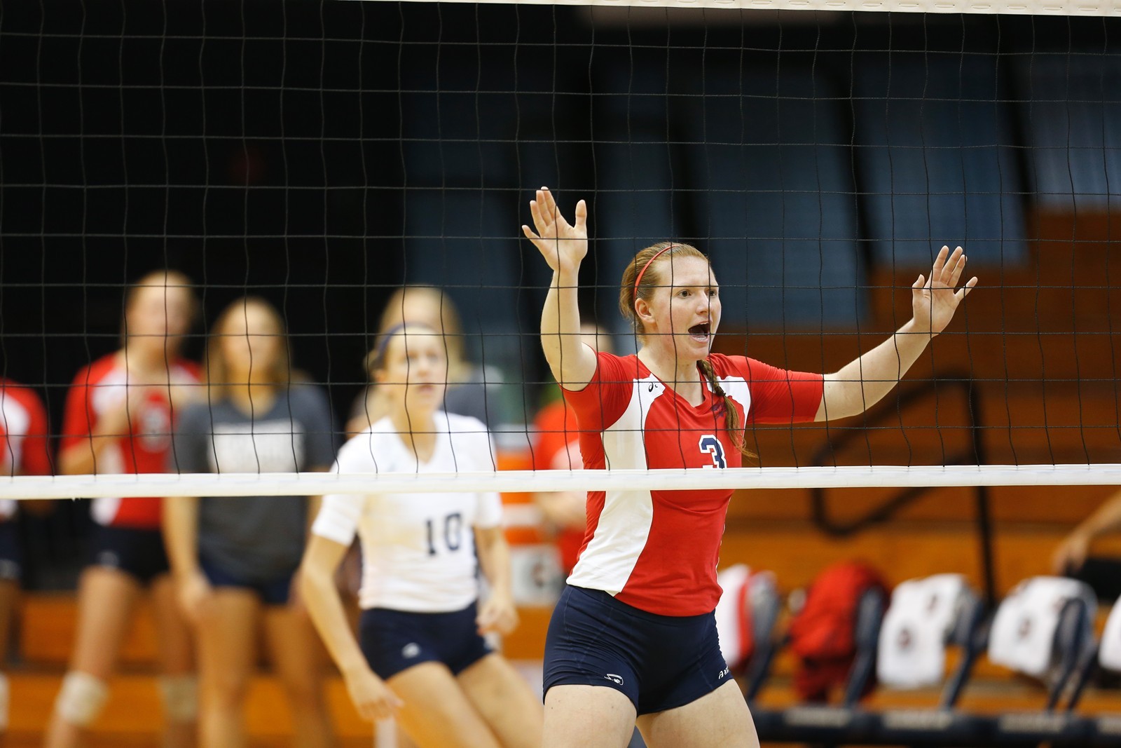 Kristin Thompson - Volleyball - Robert Morris University Athletics