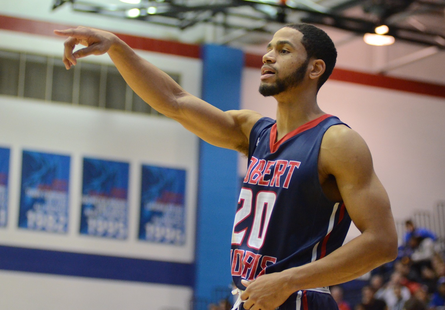 Billy Giles - Men's Basketball - Robert Morris University Athletics