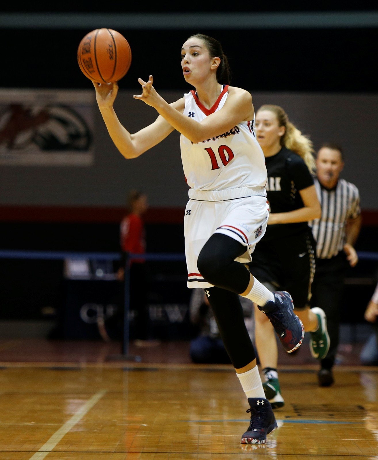 Rebeca Navarro - Women's Basketball - Robert Morris University Athletics