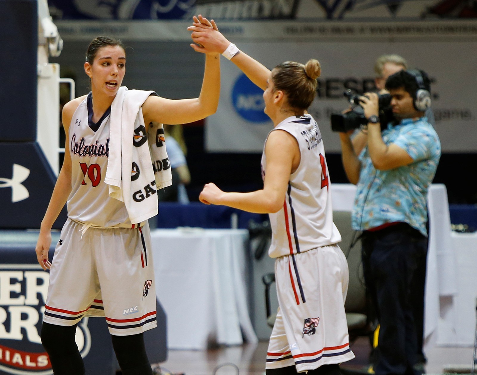 Rebeca Navarro - Women's Basketball - Robert Morris University Athletics
