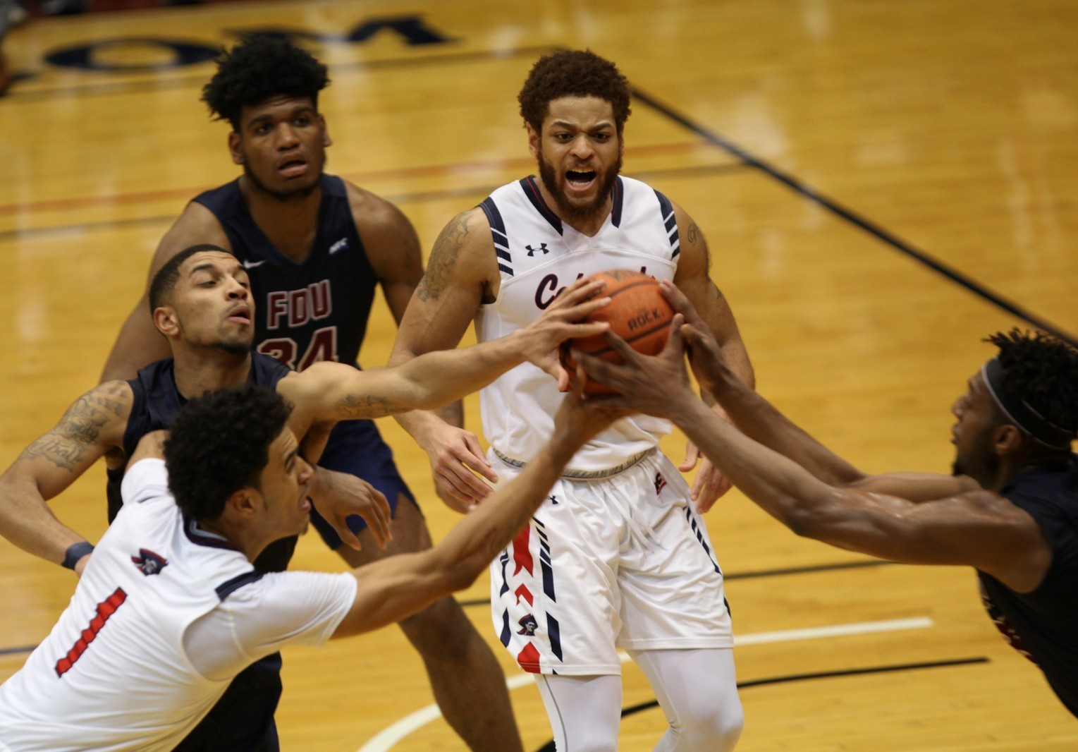 Aaron Tate - Men's Basketball - Robert Morris University Athletics