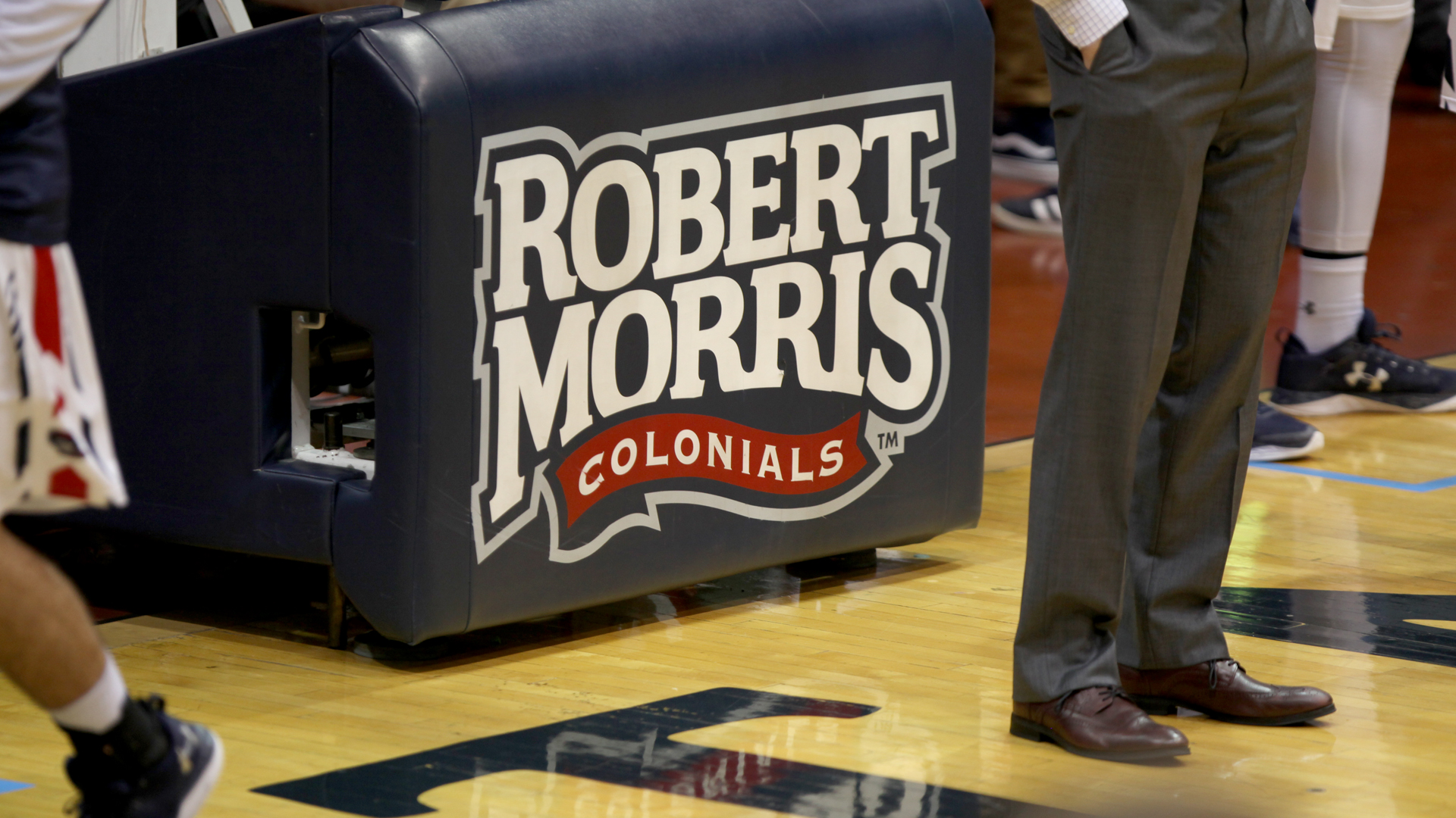 Ronnie Gombe - Men's Basketball - Robert Morris University Athletics