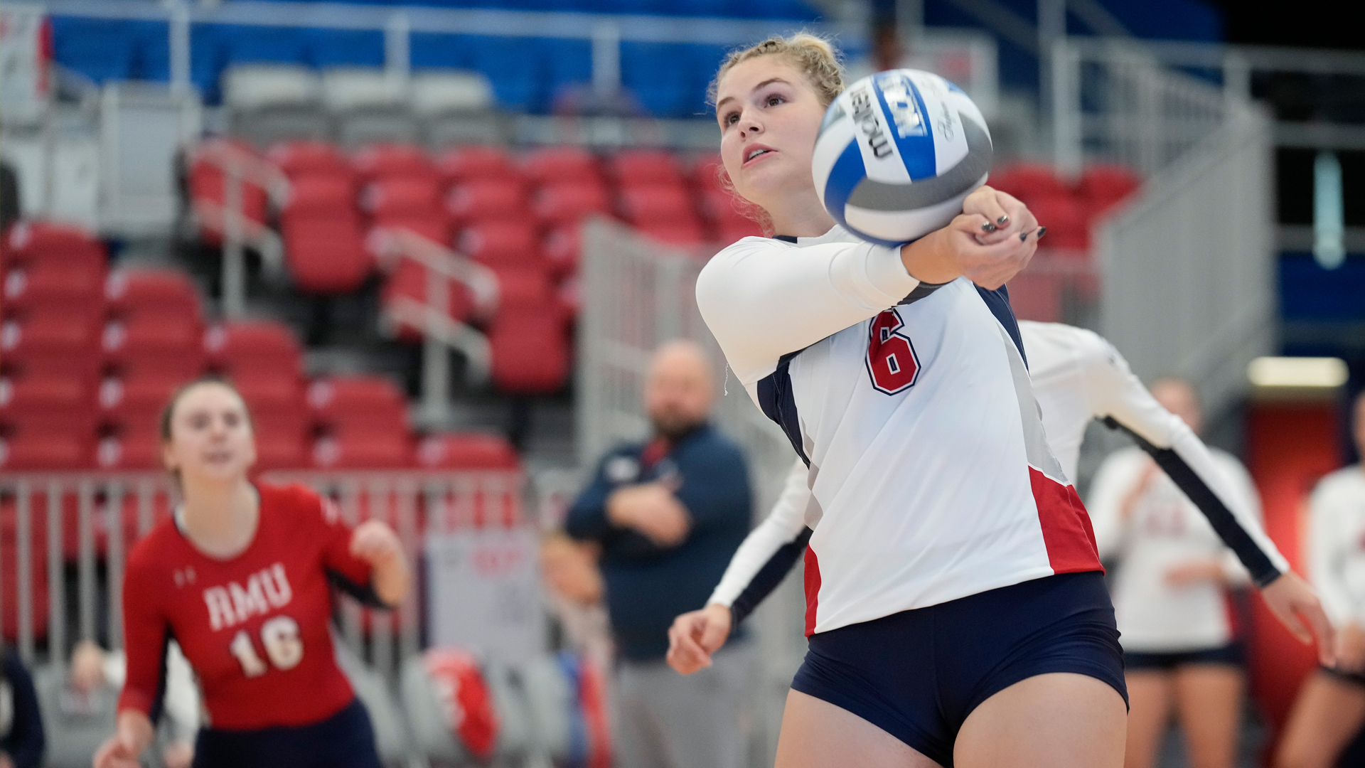 Green Bay Sweeps Colonials - Robert Morris University Athletics