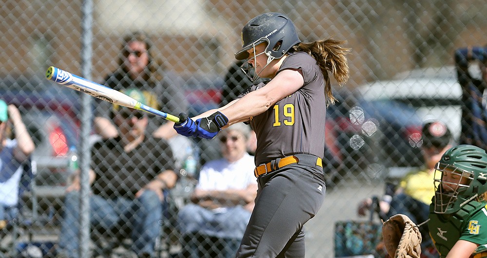 Mackenzie Cronin - Softball - University of Rochester Athletics