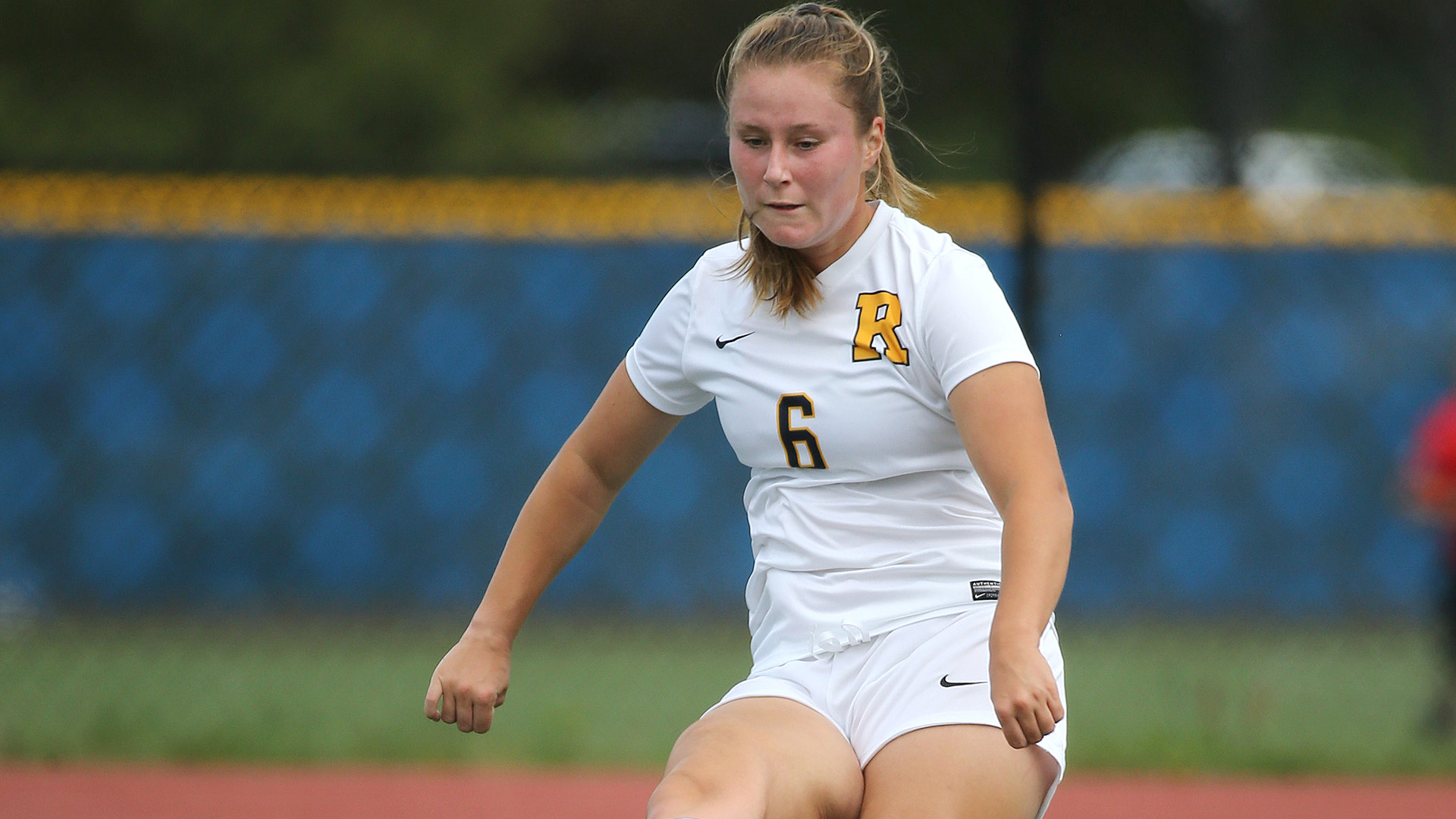 Lexi Bostley - Women's Soccer - University of Rochester Athletics