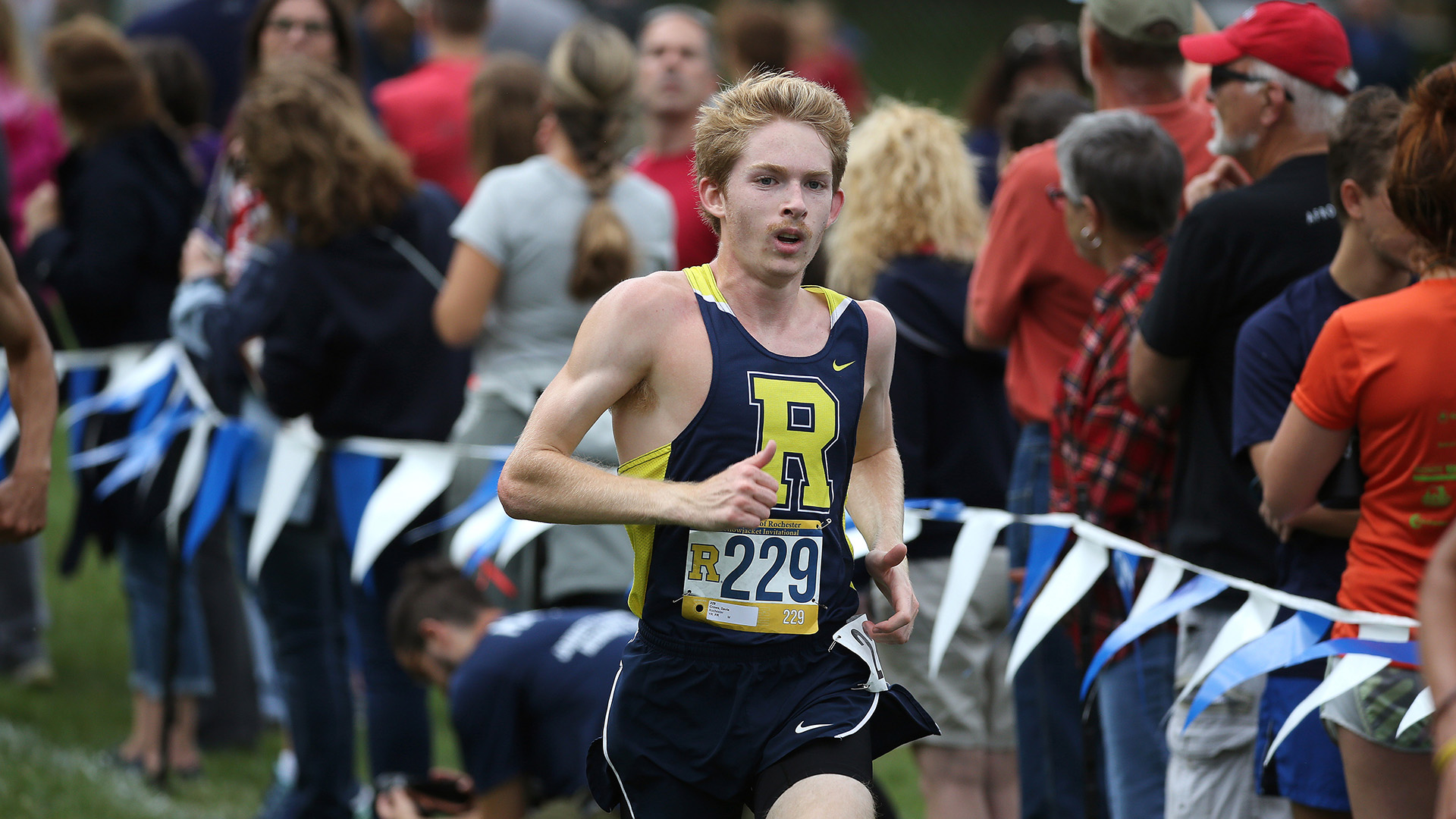 Davis Crowe - Men's Cross Country - University of Rochester Athletics